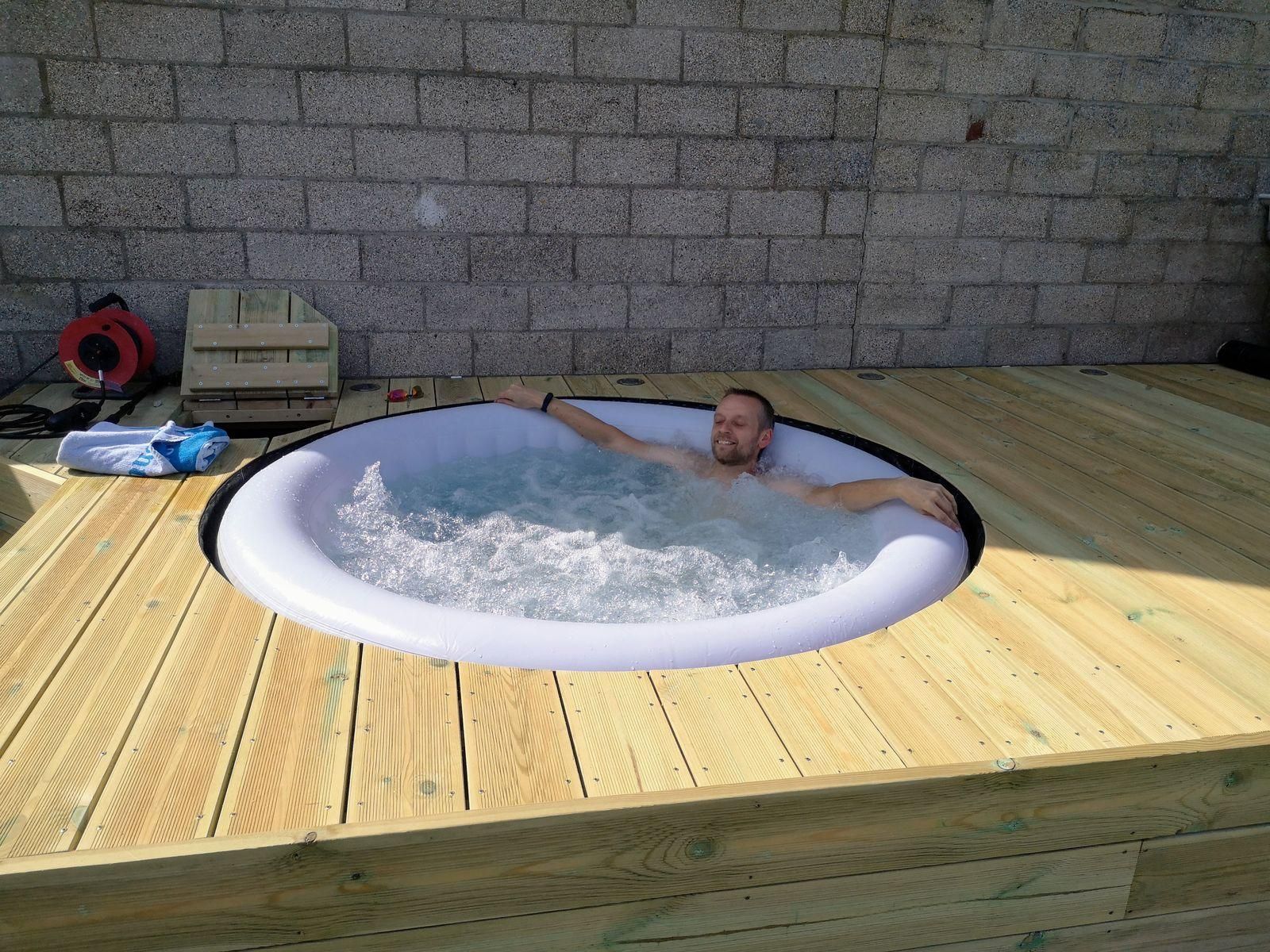 Make a Floating Deck for an Inflatable SPA, With a Motorized Cover ...