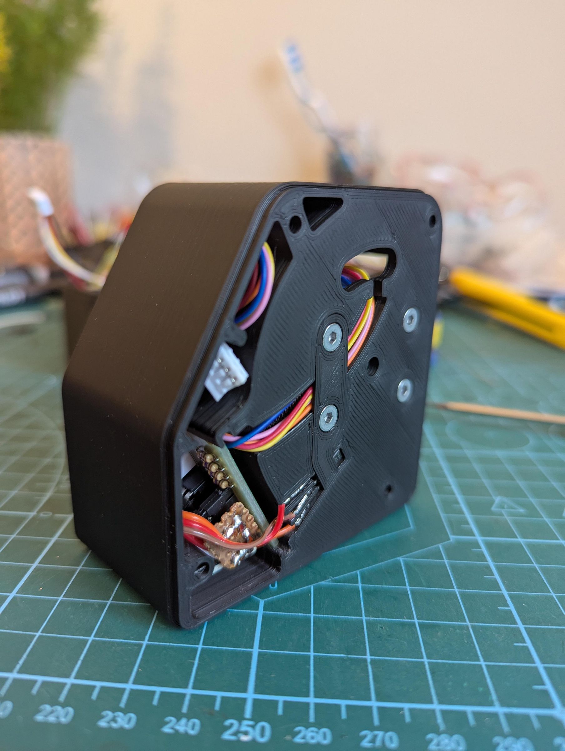 Split Flap Display - (3D Printed, Modular, Compact & Enclosed, With Web ...