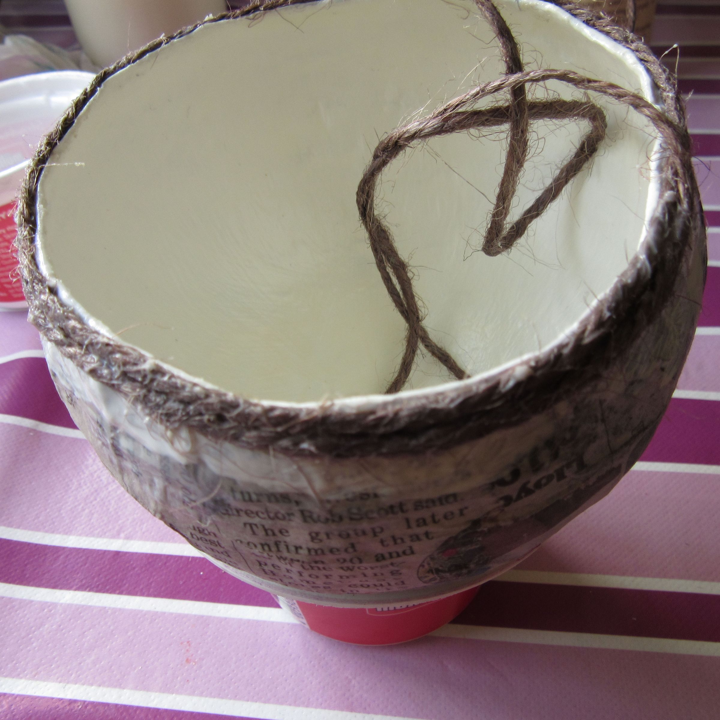 Papier Mache and String Storage Pods : 8 Steps (with Pictures ...