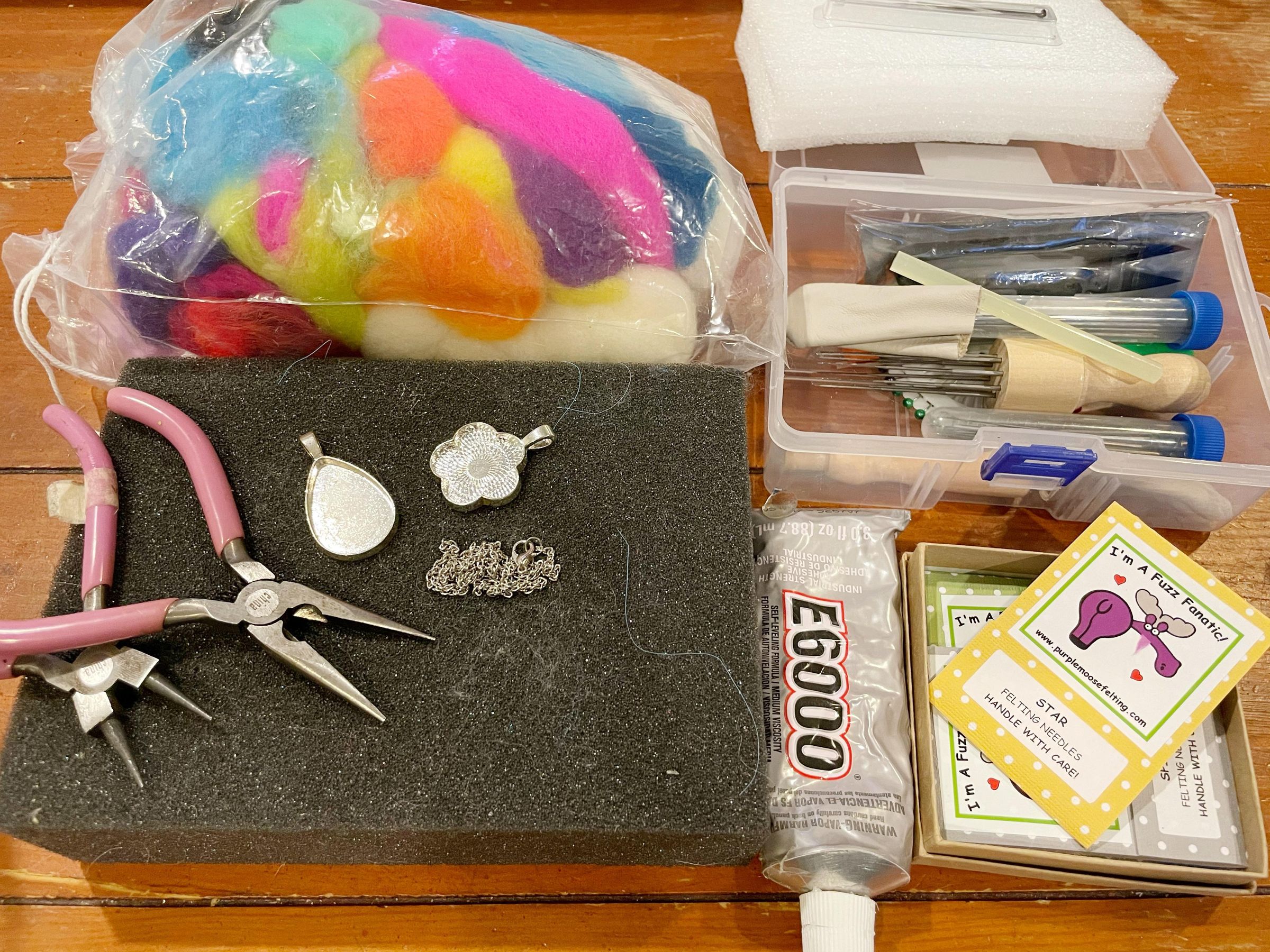 Needle Felted Pendants : 3 Steps (with Pictures) - Instructables