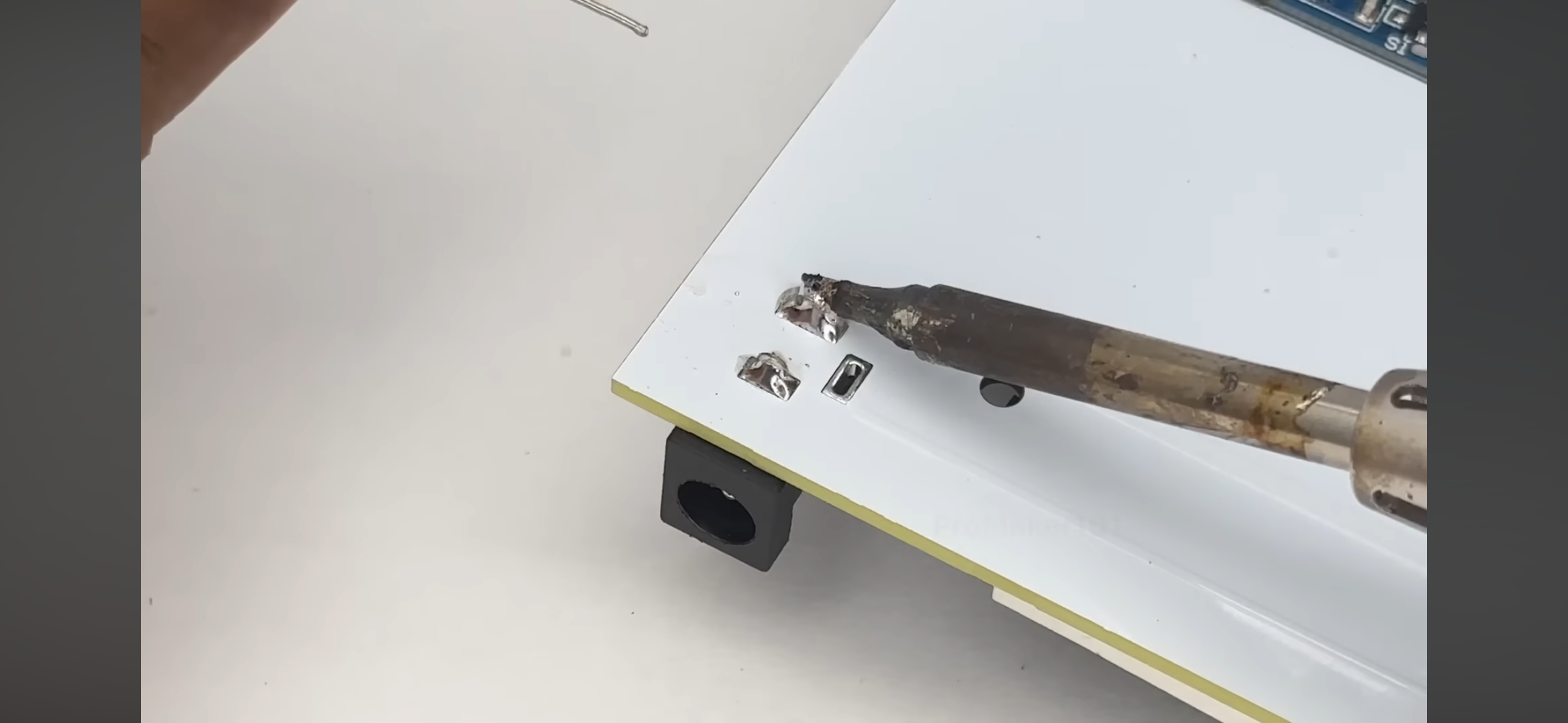 Portable DIY Electronics Workstation : 19 Steps (with Pictures ...