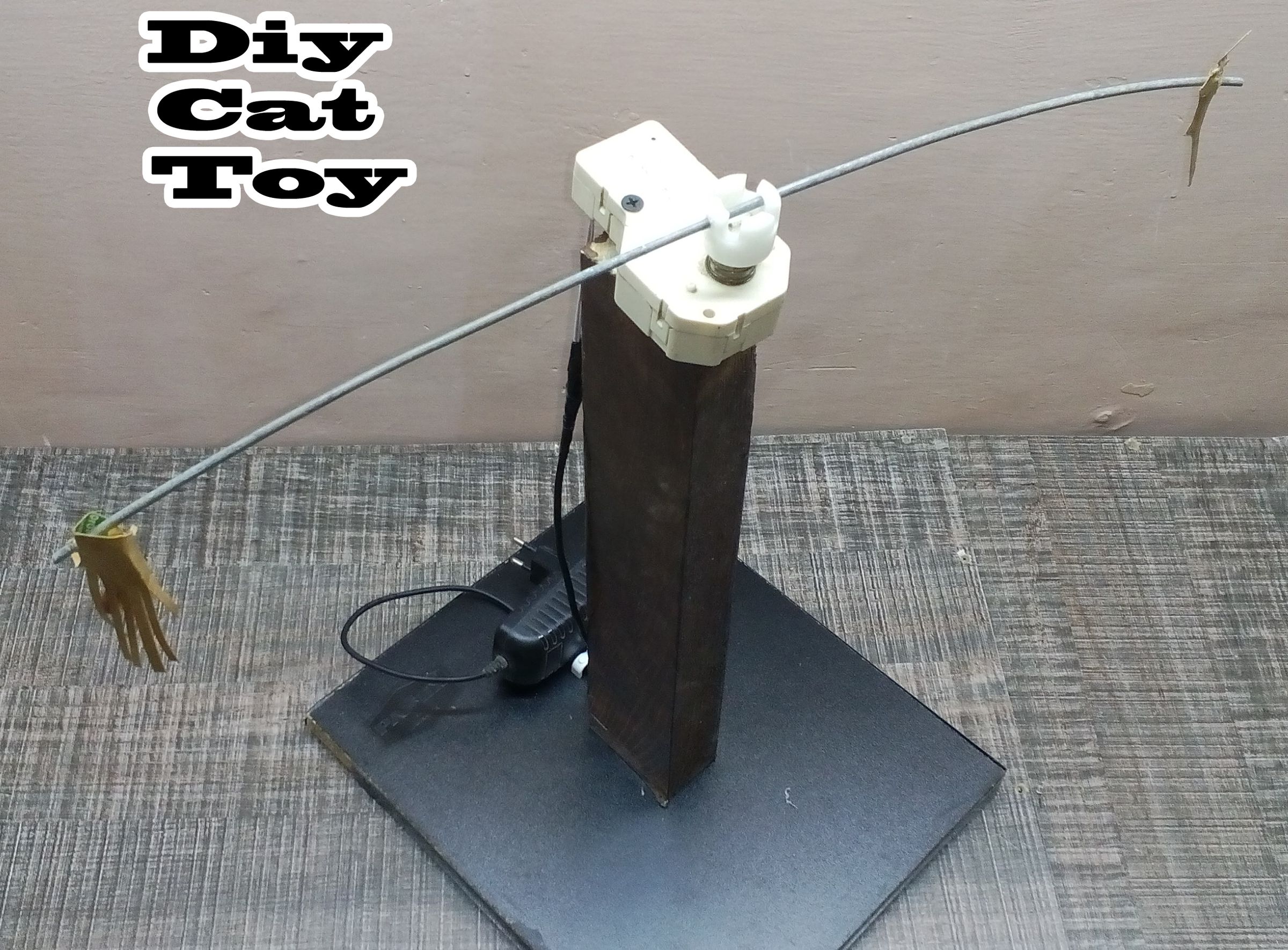 MOTOR CAT SPINNING STIMULATING PLAY TOY : 5 Steps - Instructables