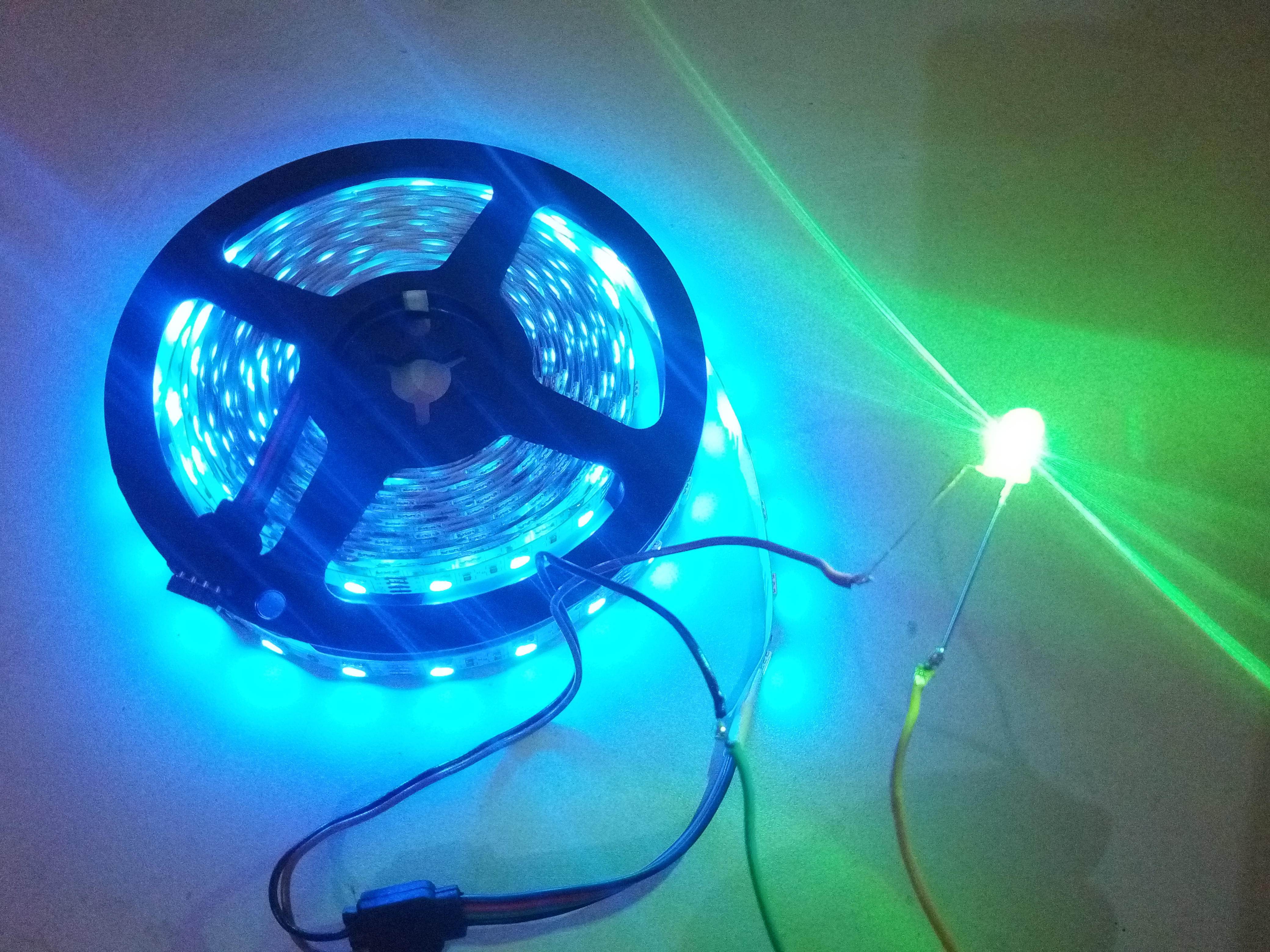 LED Strip Amazing Effect : 4 Steps - Instructables