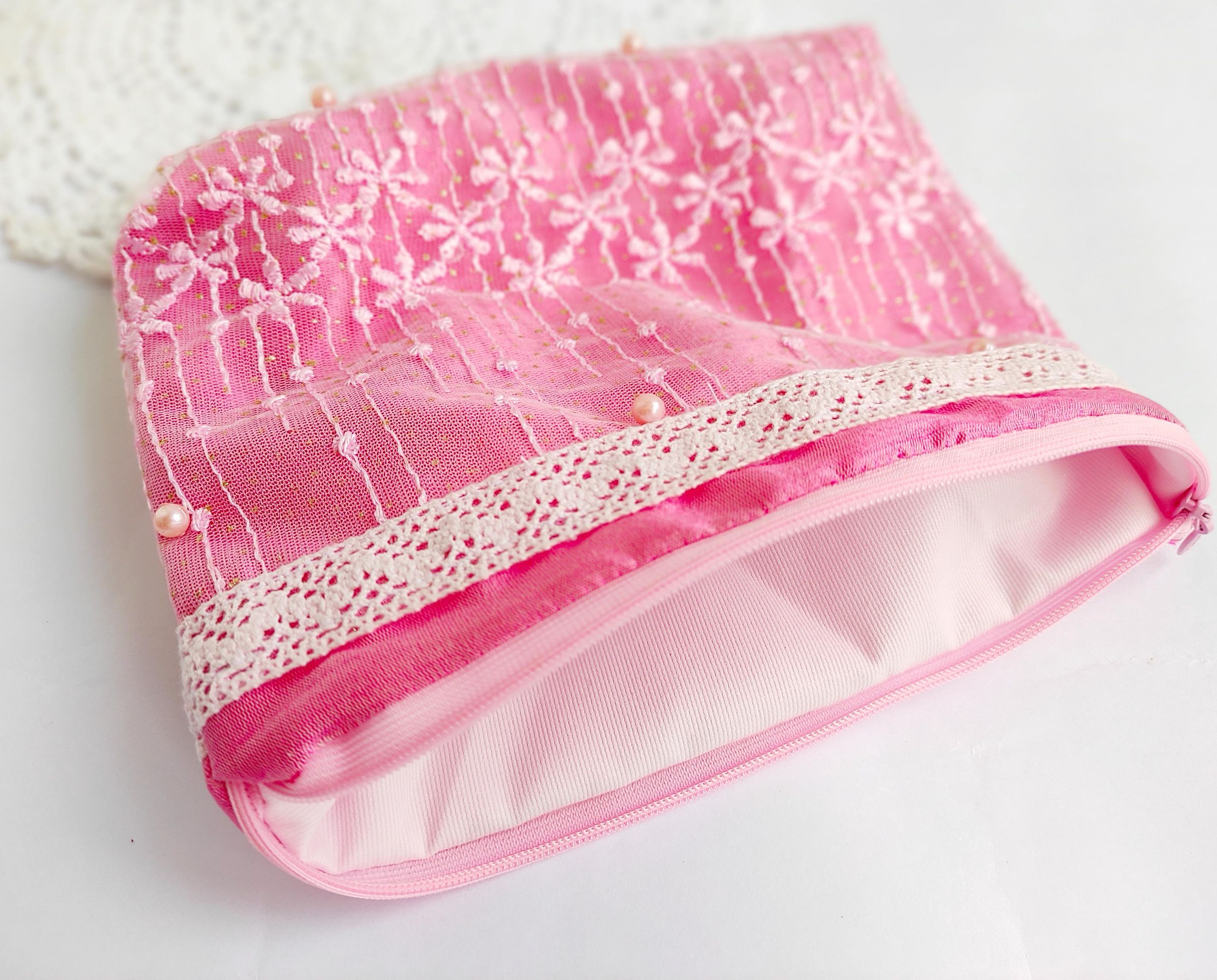 Ethnic Sewn Hand Purse : 8 Steps (with Pictures) - Instructables