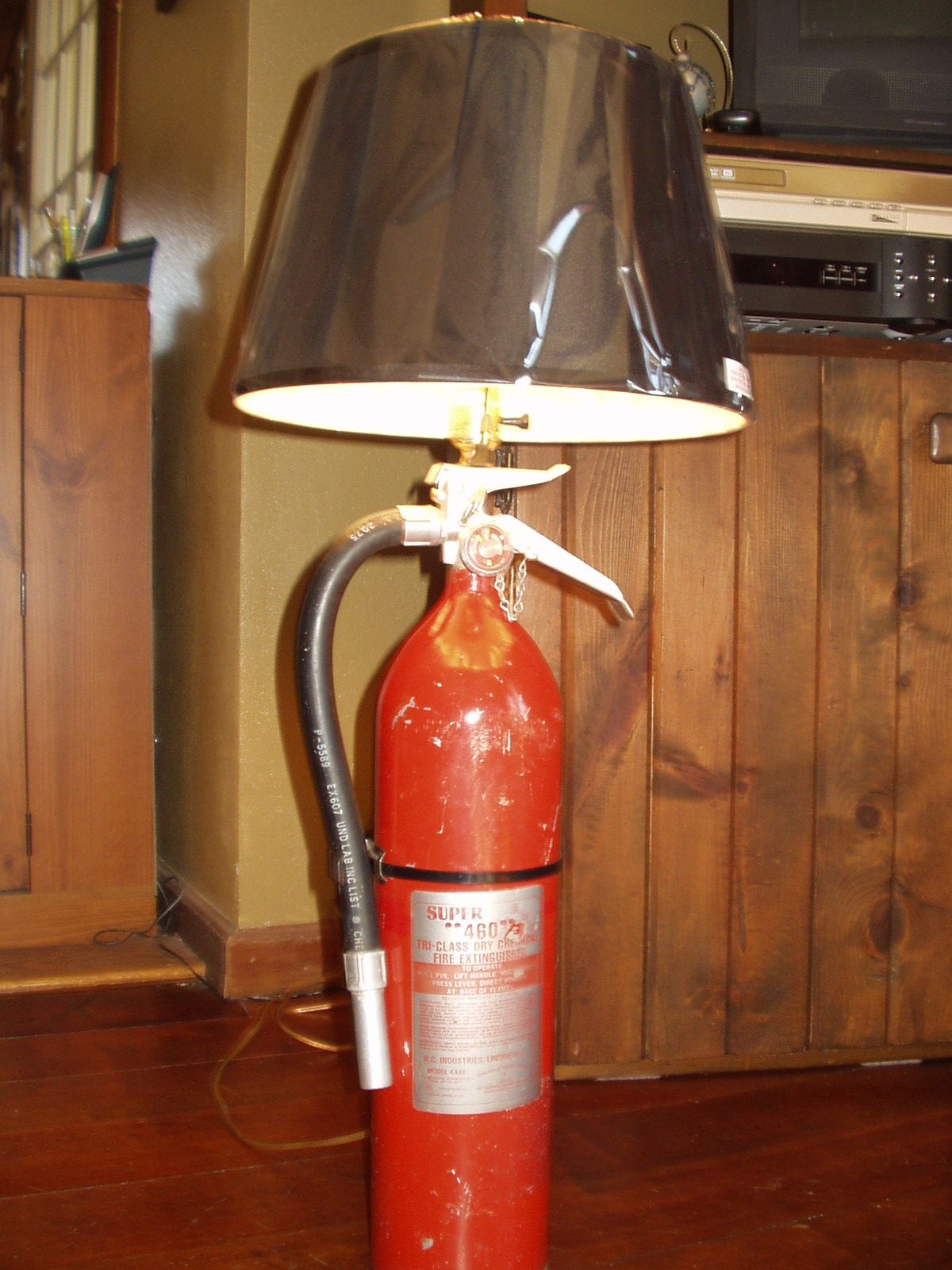 Fire Extinguisher Lamp : 5 Steps - Instructables
