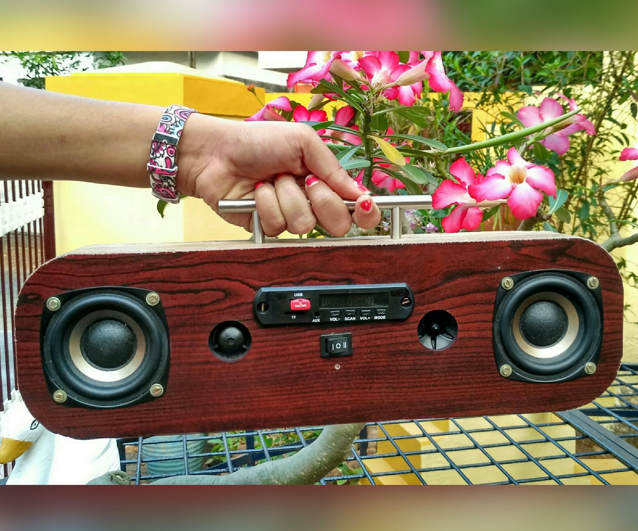 DIY HANDBUILT PORTABLE BOOMBOX : 20 Steps (with Pictures) - Instructables