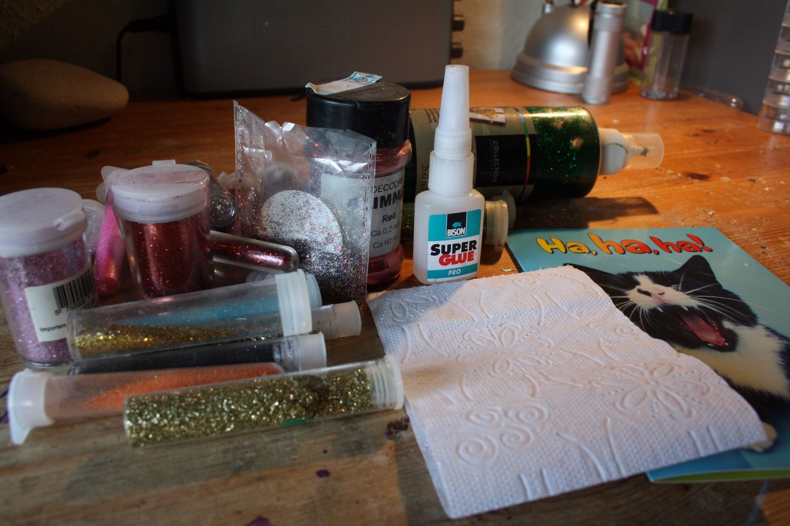 4 Annoying Ways to Use Glitter : 5 Steps - Instructables