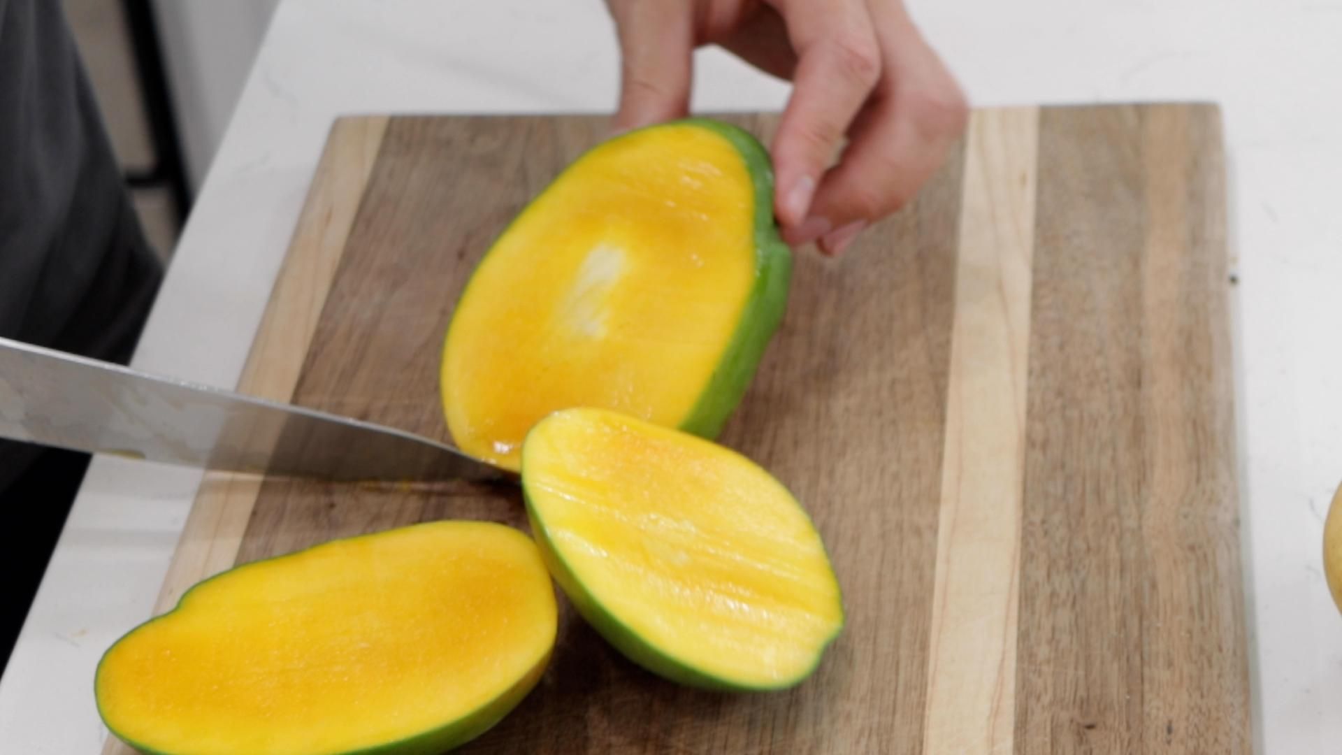 How to Eat a Mango : 7 Steps (with Pictures) - Instructables
