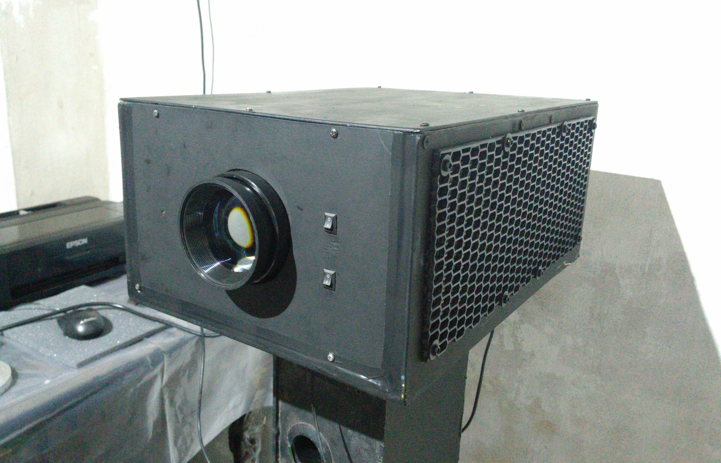 World First! DIY Real 4k (UHD) Beam Projector : 11 Steps (with Pictures ...