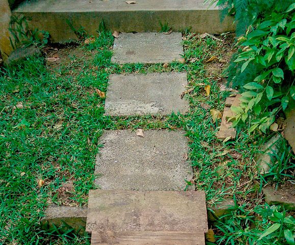 Ramp/Platform to Roll Wheel Barrow : 4 Steps - Instructables