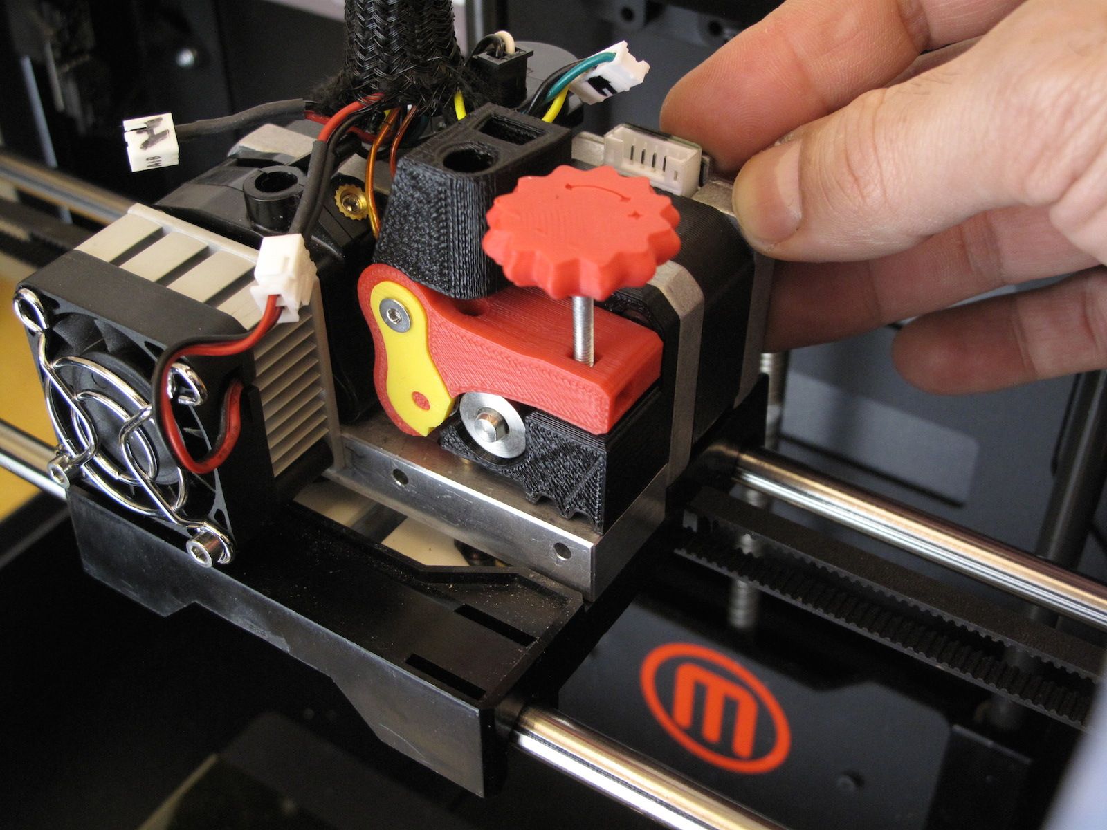 Adjustable Extruder Drive Block Upgrade for Replicator 2X : 18 Steps ...