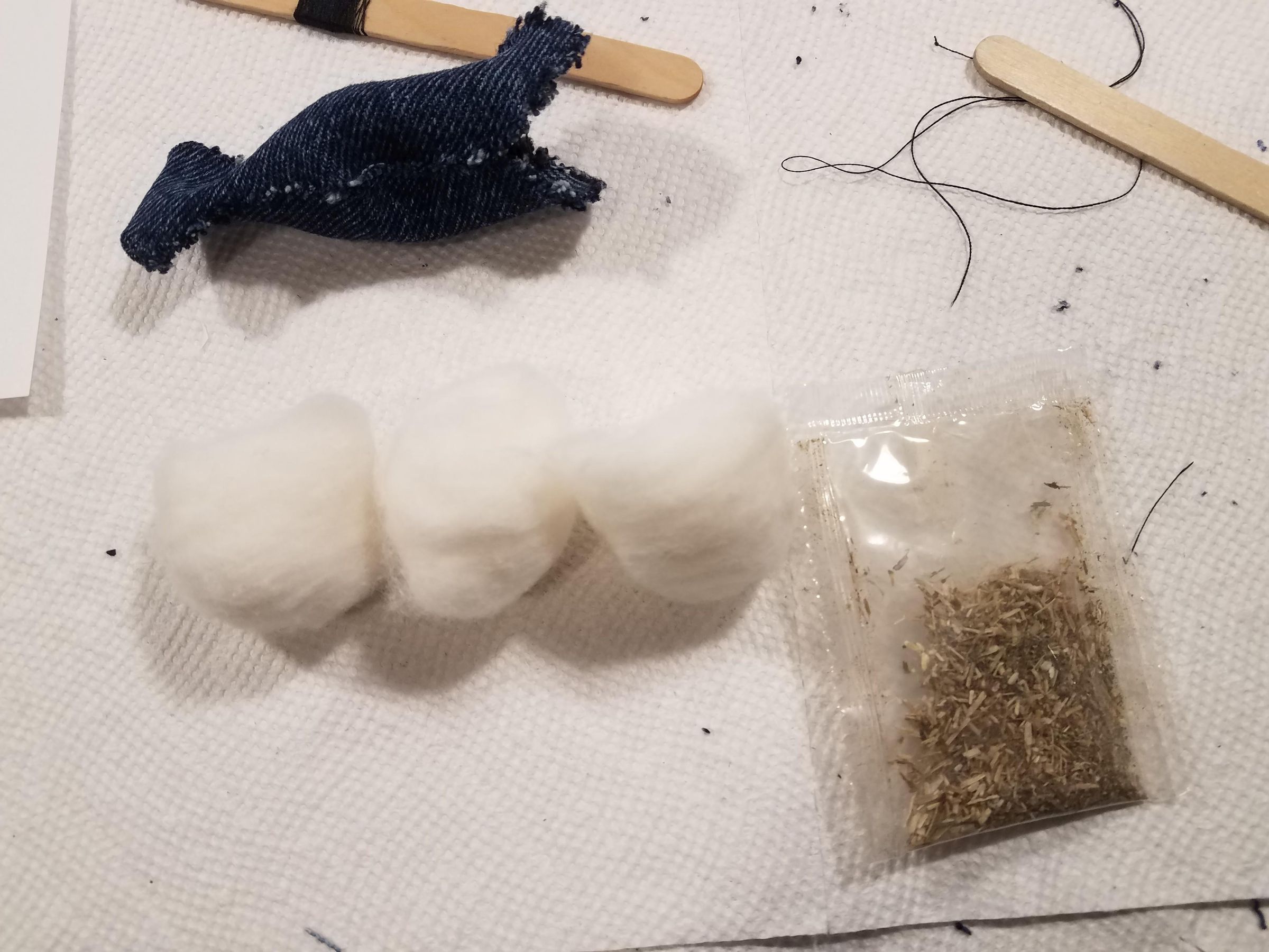 Make Your Own Mini Catnip Fish Out of Old Blue Jeans - DIY Cat Toys for ...