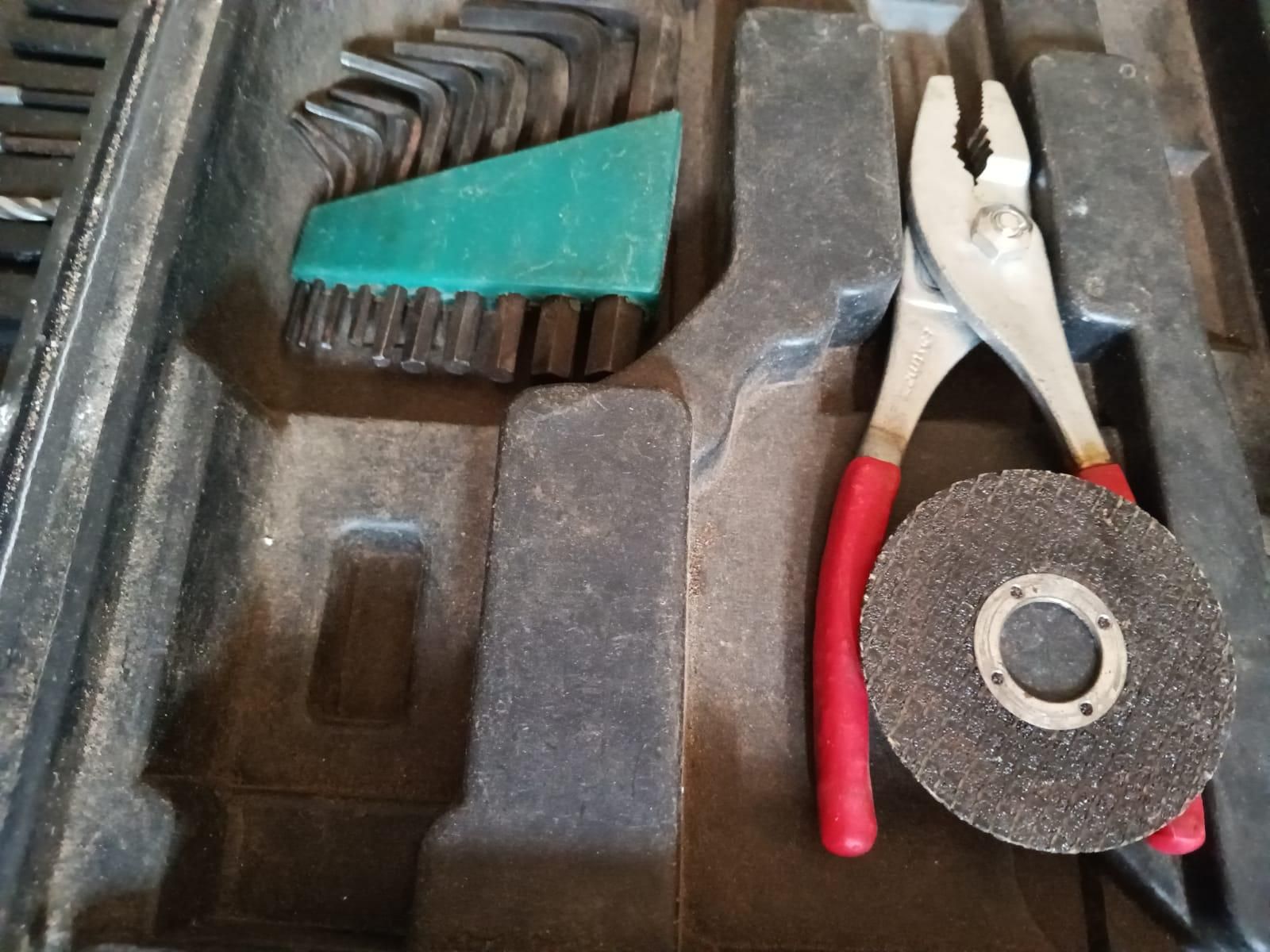 Homemade Portable Toolkit Suitcase : 4 Steps - Instructables
