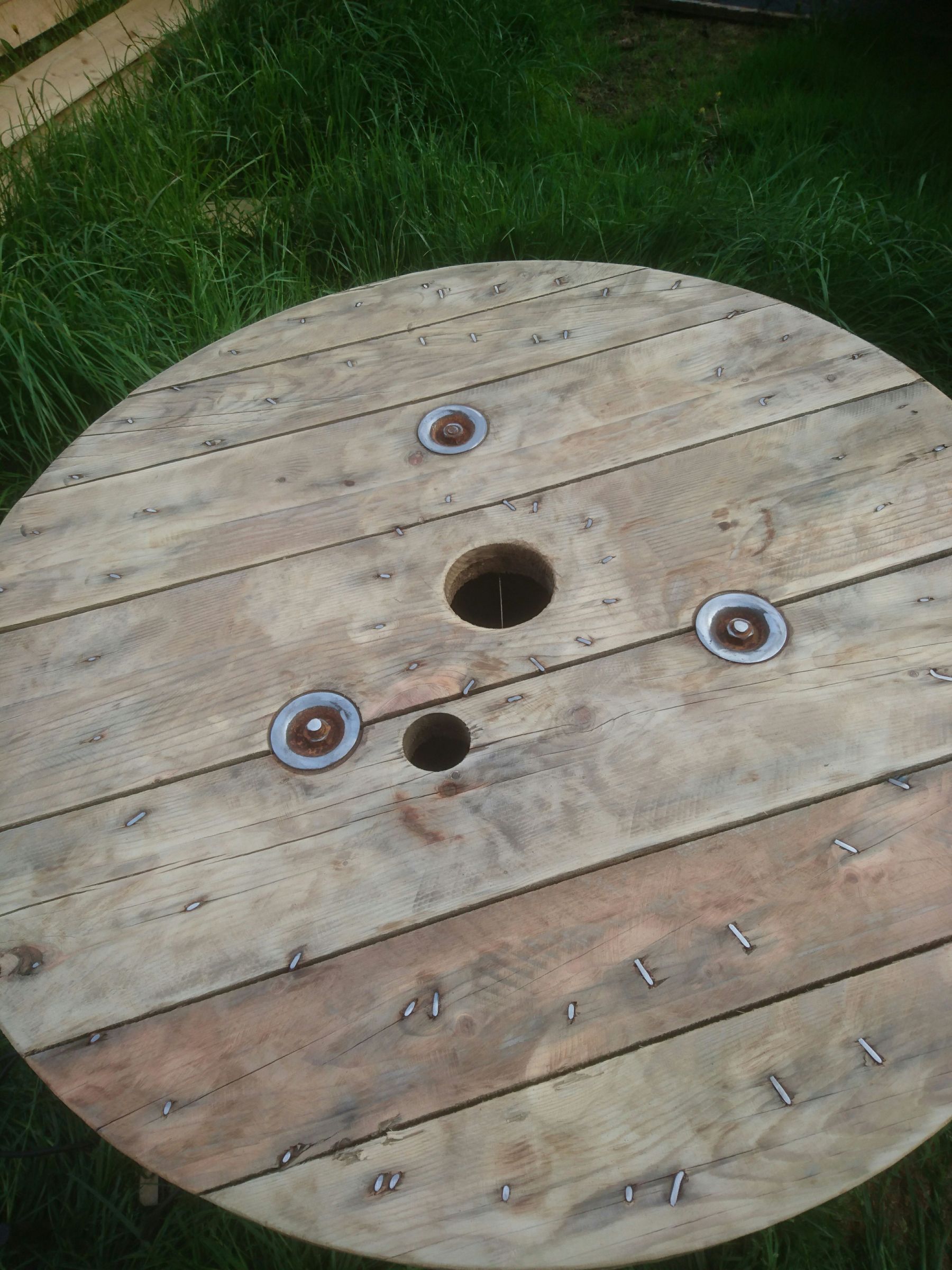 Cable Reel/Drum Table With Custom Design : 9 Steps (with Pictures ...