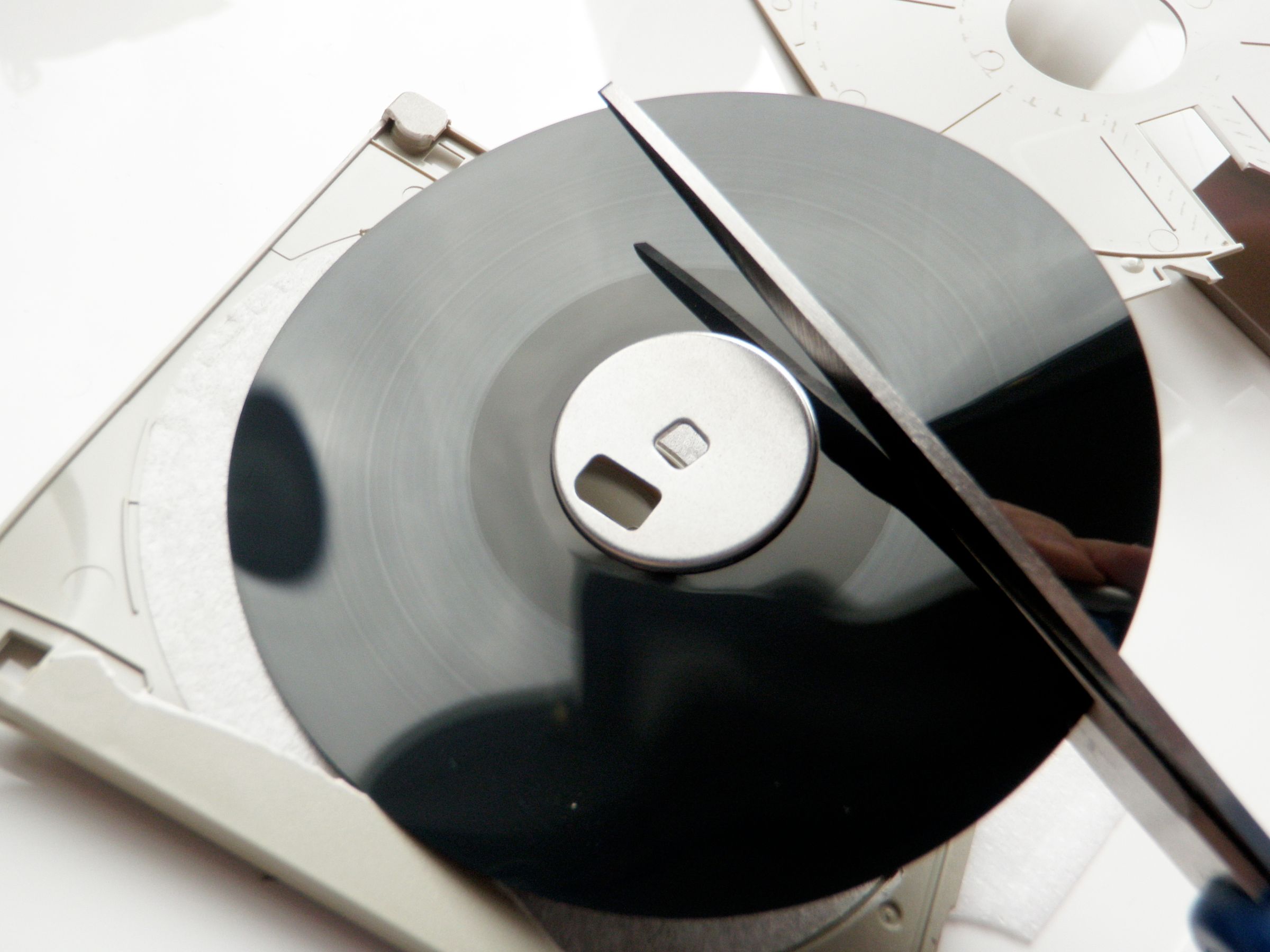 Floppy Disk IR Camera Hack : 8 Steps (with Pictures) - Instructables