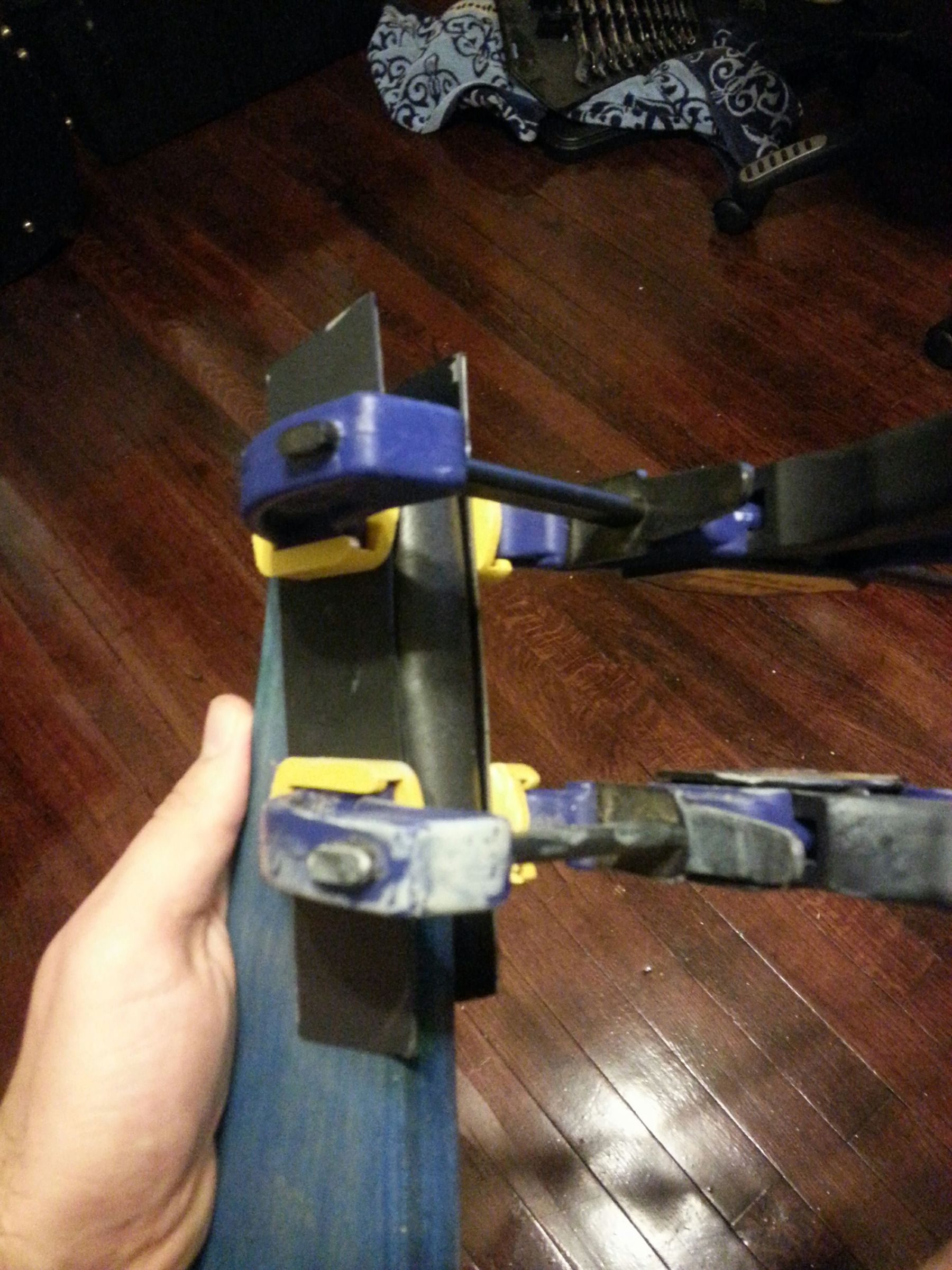 Bluesy Banjo Stand : 7 Steps - Instructables