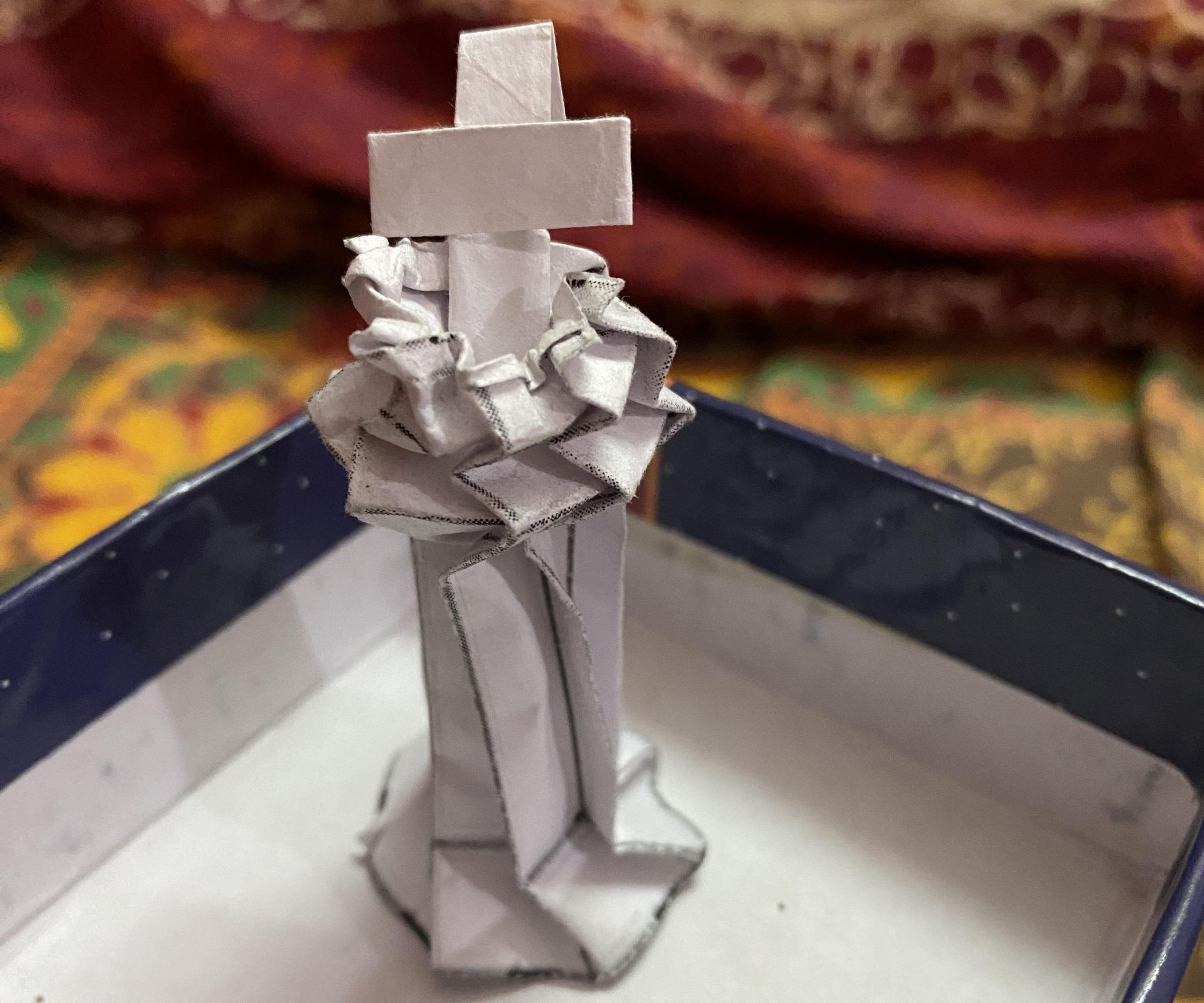 Origami Pleated Chess King and Queen : 6 Steps - Instructables