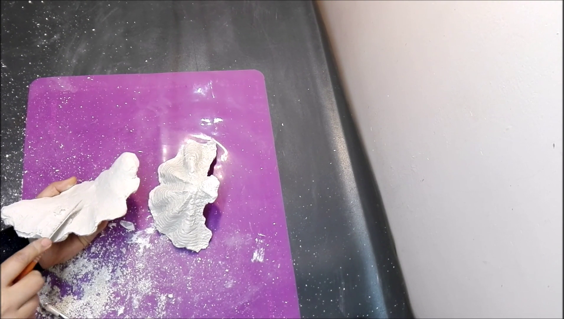 How to Make Sea Shell With Pebbles | Diorama : 5 Steps - Instructables