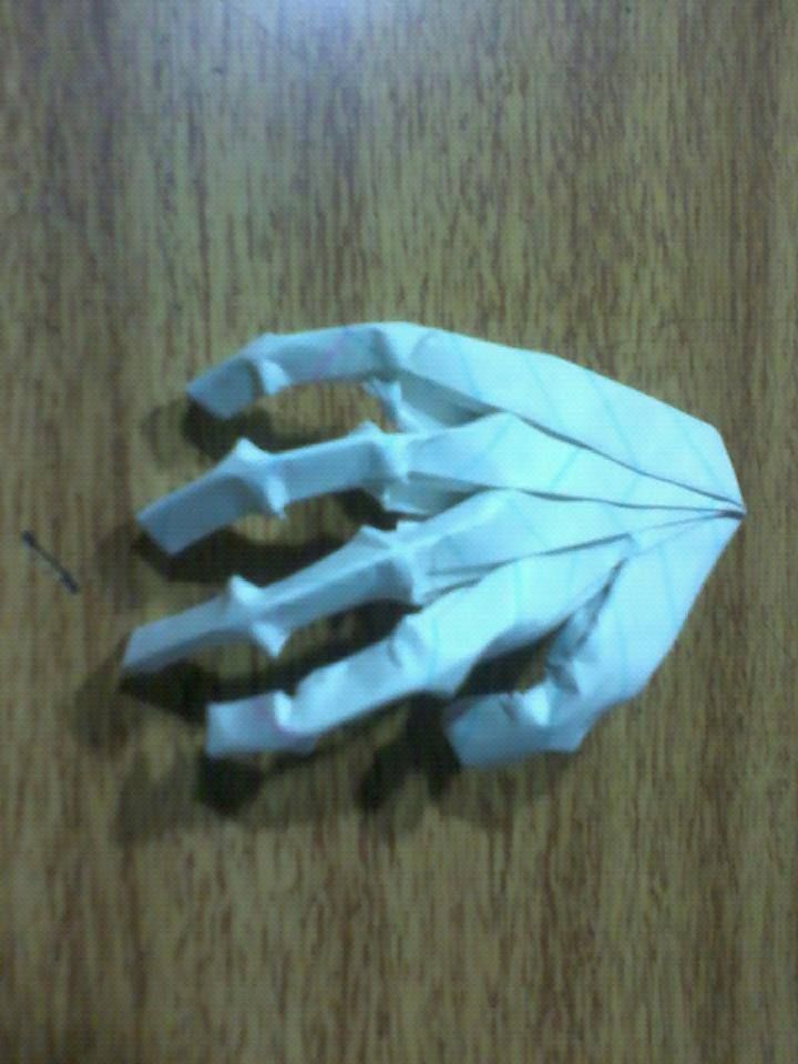 Origami Skeleton Hand : 7 Steps - Instructables