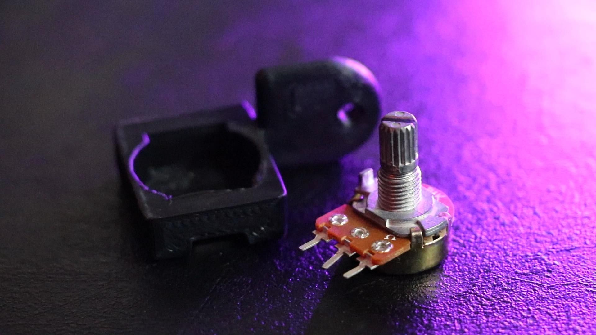 IANA Smart Glove From Rainbow Six Siege - Remote Control : 6 Steps - Instructables