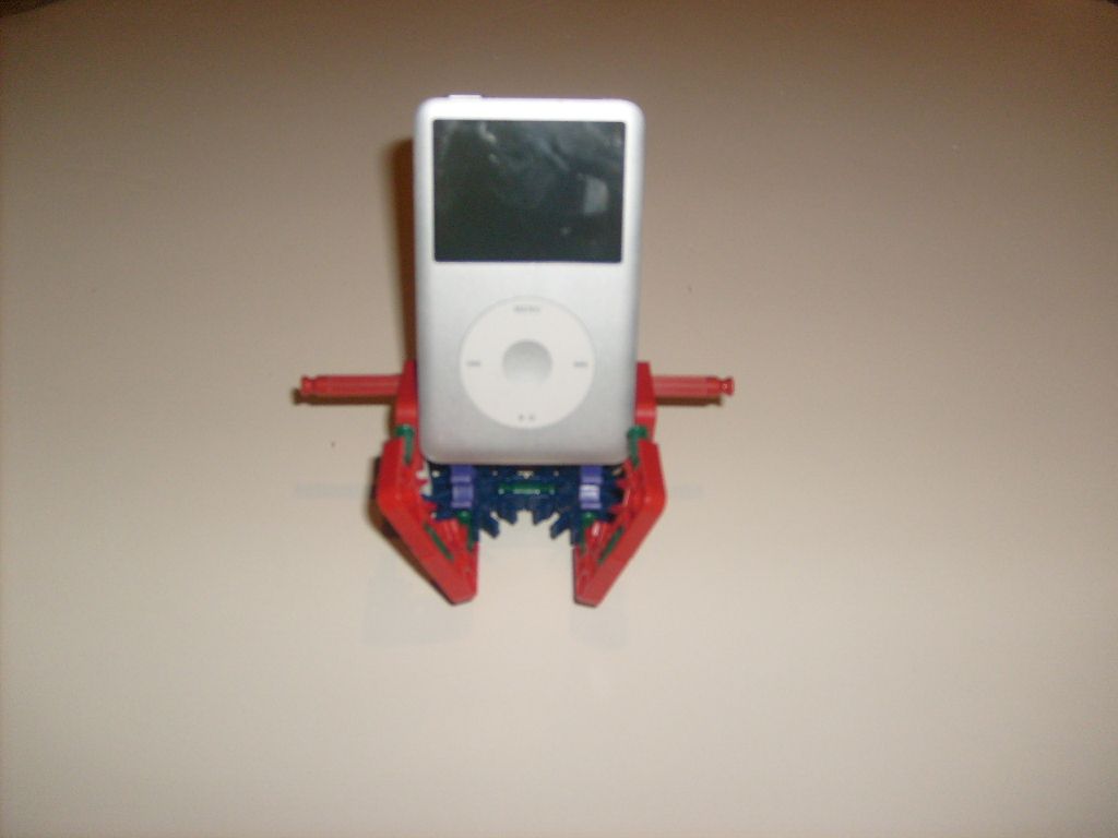 Awesome Knex Universal IPod Dock Video Classic Nano : 3 Steps - Instructables