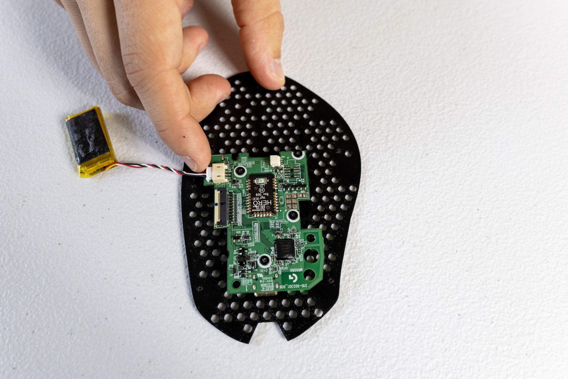 G502X Lightweight Mod Guide : 3 Steps - Instructables