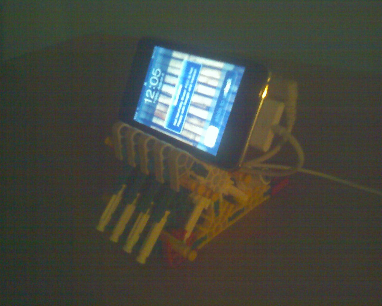K'nex IPod Touch Dock/Stand. : 3 Steps - Instructables