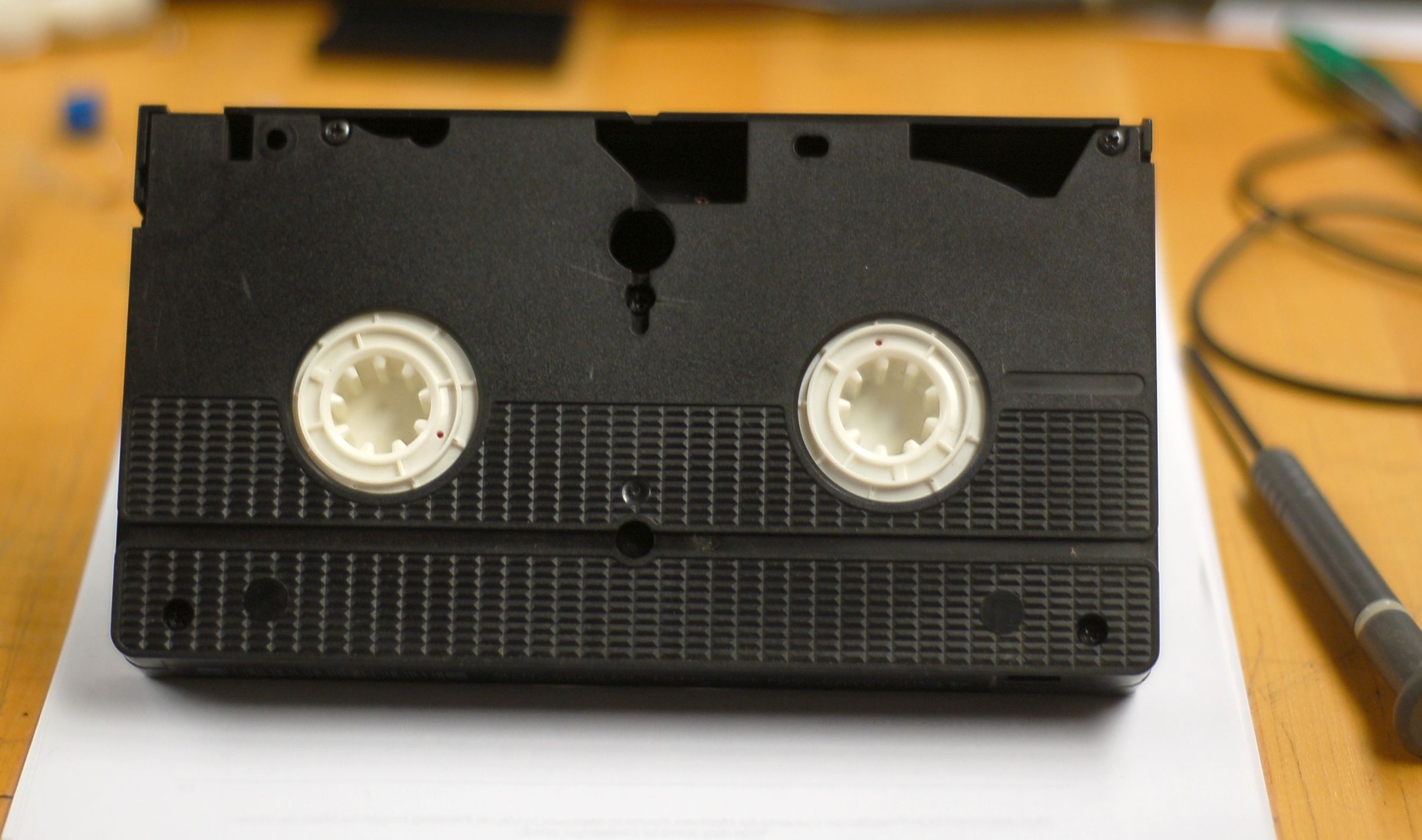 VHS Cassette Yarn Dispenser! : 5 Steps (with Pictures) - Instructables