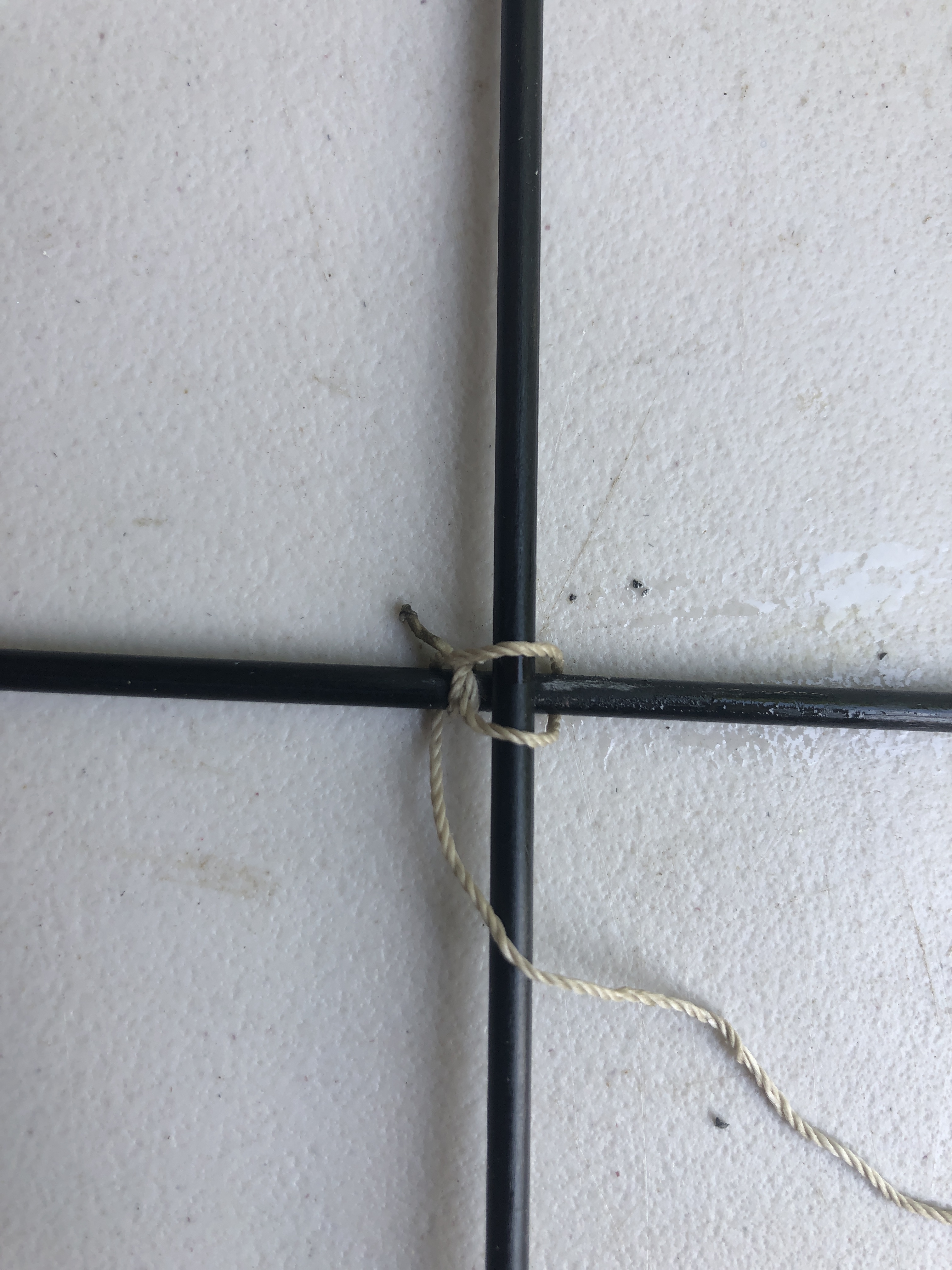 How to Make a Basic Kite : 7 Steps (with Pictures) - Instructables