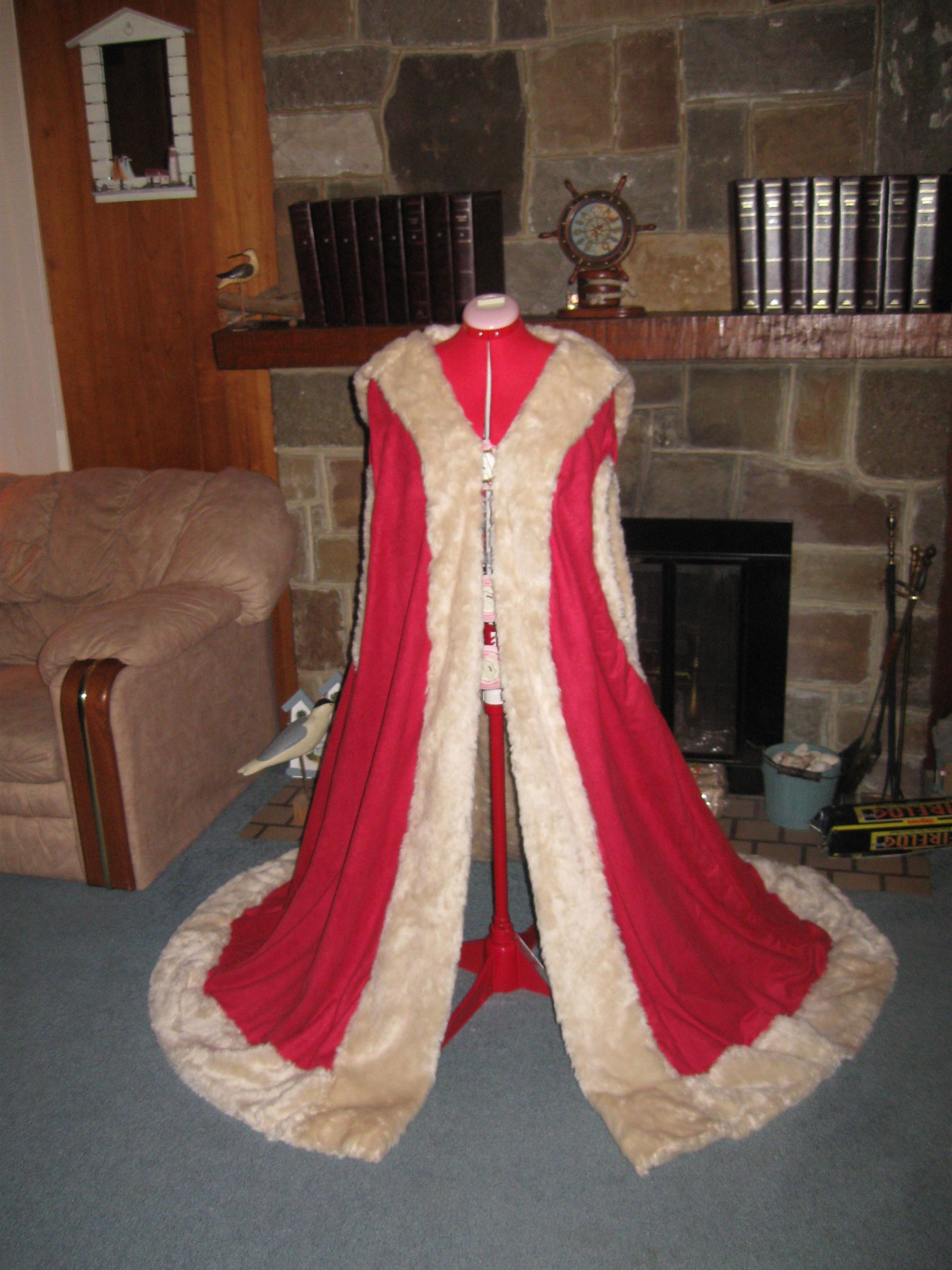 Fur and Suede Winter Cloak : 18 Steps (with Pictures) - Instructables