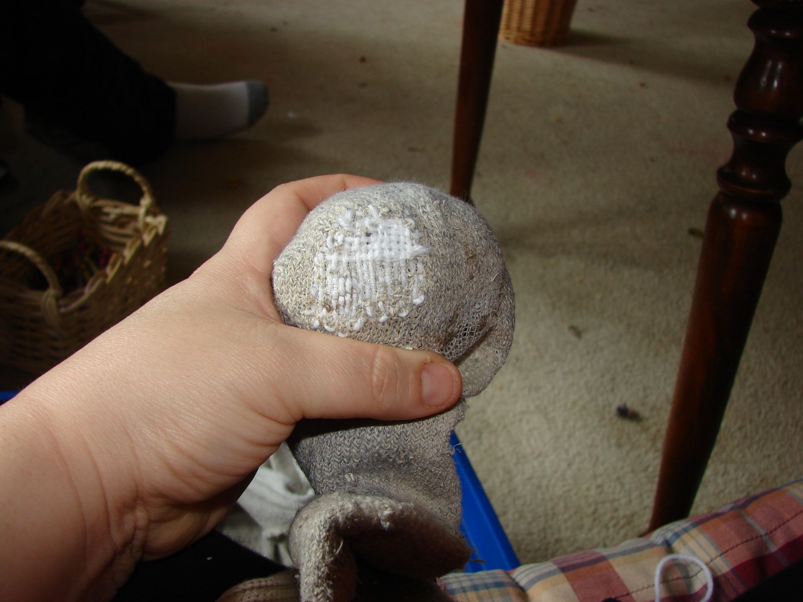 How to Mend a Sock : 8 Steps (with Pictures) - Instructables