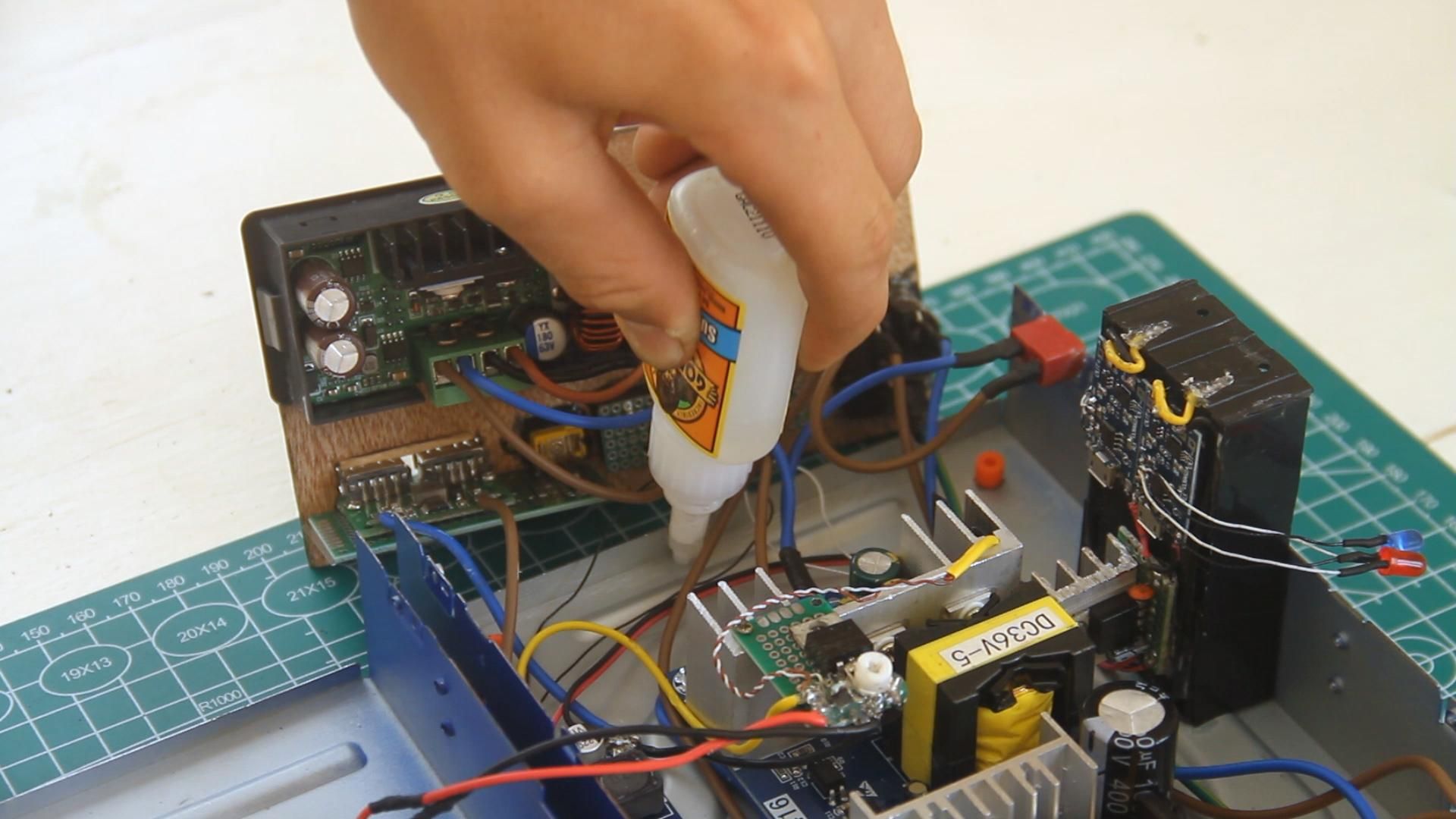 Build a Variable Lab Bench Power Supply : 22 Steps (with Pictures ...