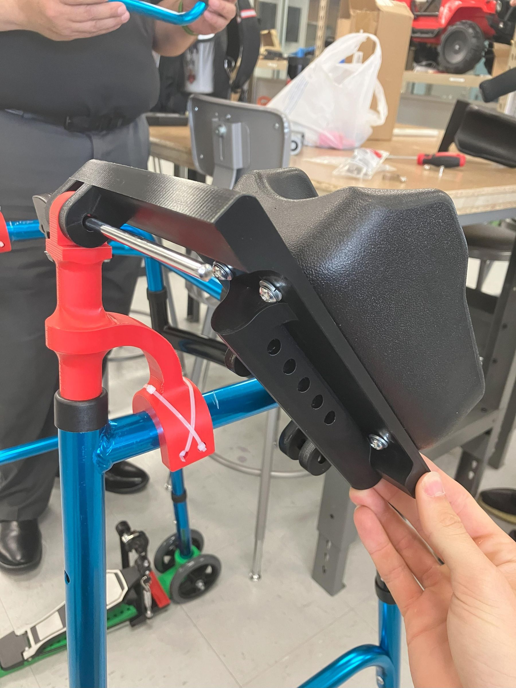Adaptive Arm-lifting Attachment for a Standard Walker : 6 Steps ...
