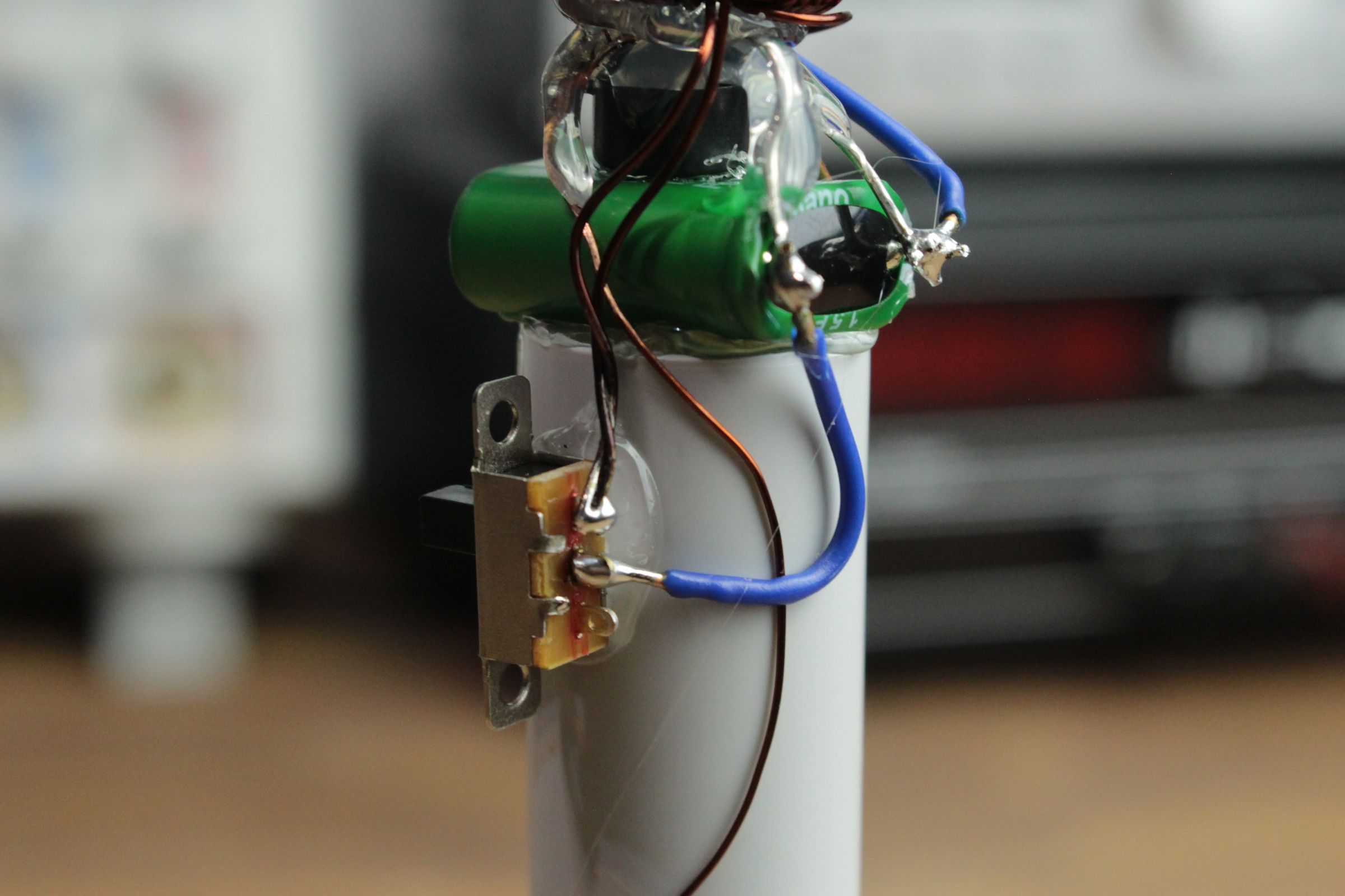 Make Your Own Crude Shaking Torch (Emergency Flashlight) : 4 Steps ...