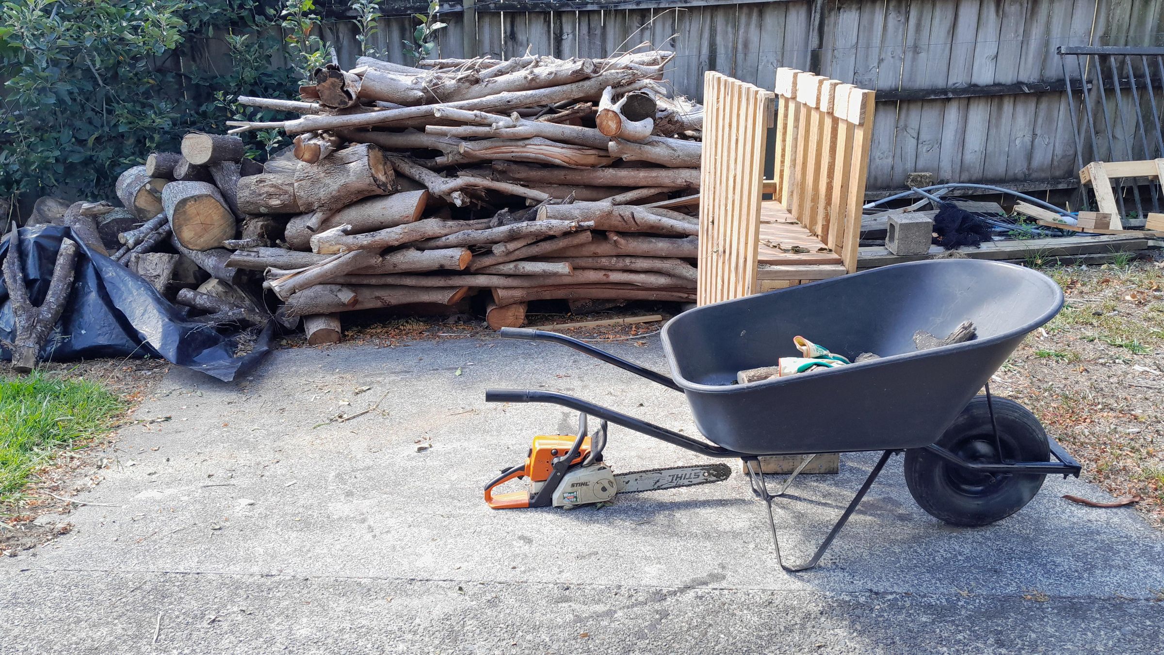 DIY Pallet and Chainsaw Mulching Rack - for Easy Vegetation Shredding ...