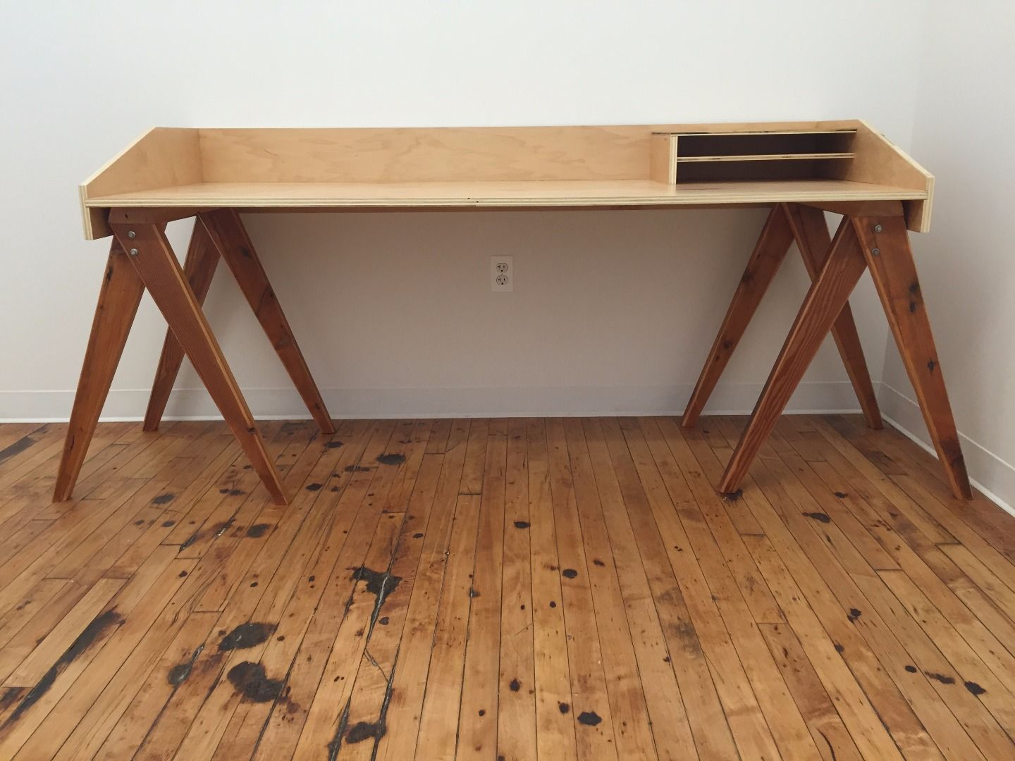 Campaign Desk : 4 Steps (with Pictures) - Instructables