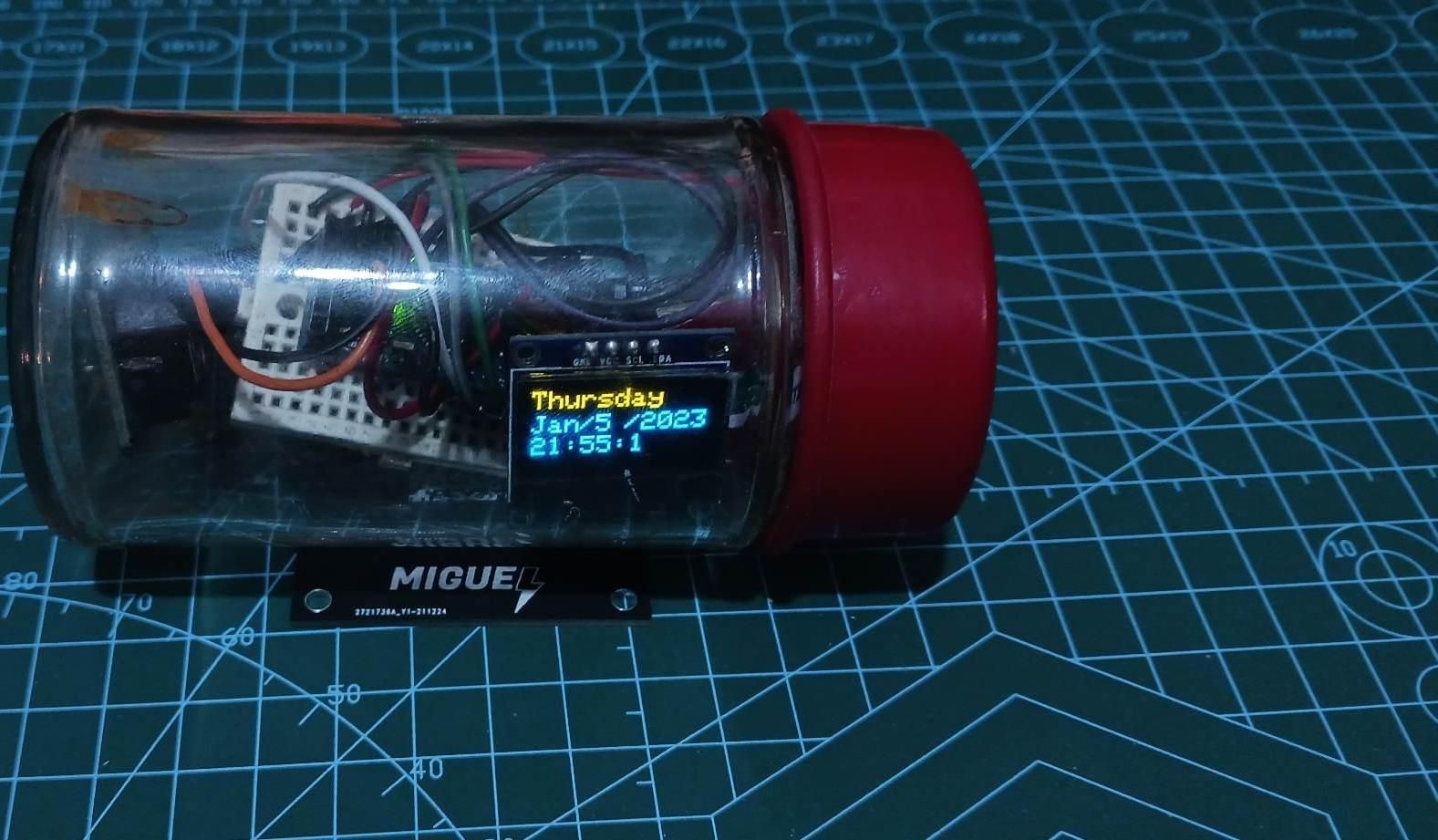 Mini Calendar Clock : 3 Steps - Instructables