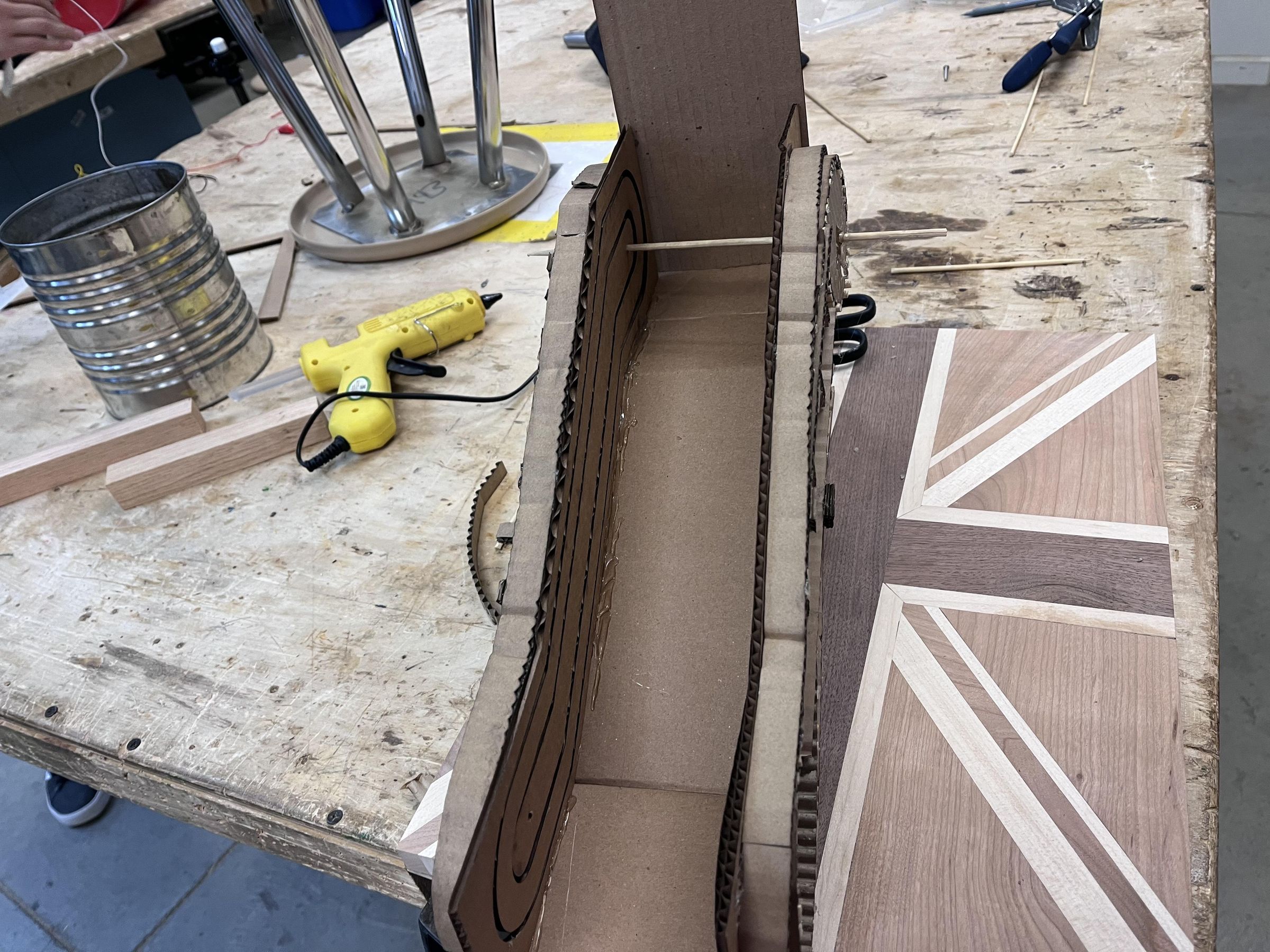 Carboard Escalator : 10 Steps - Instructables