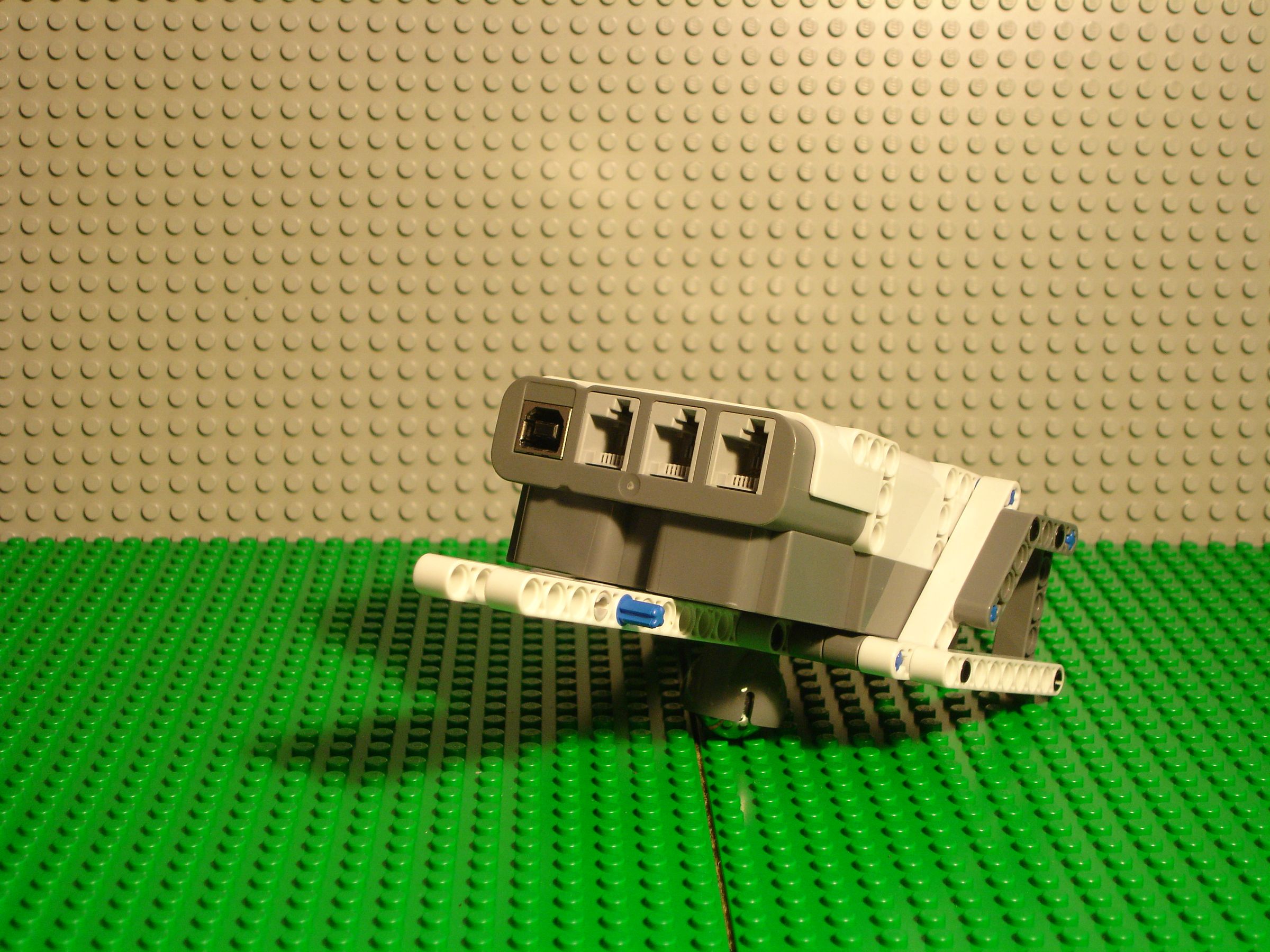 Build a Simple LEGO Starter Robot : 7 Steps - Instructables