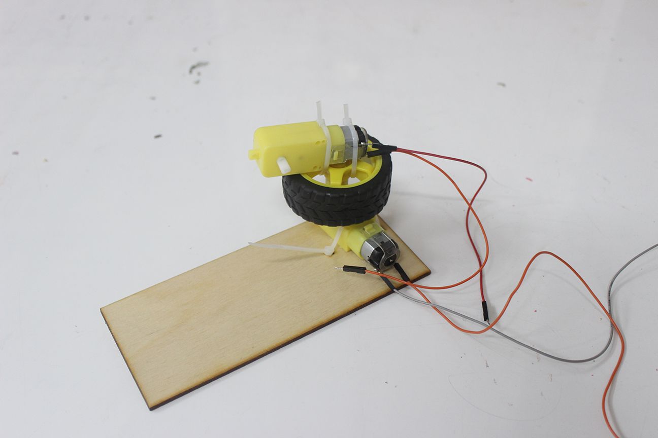 Simple Arm Made With DC Motors : 3 Steps (with Pictures) - Instructables