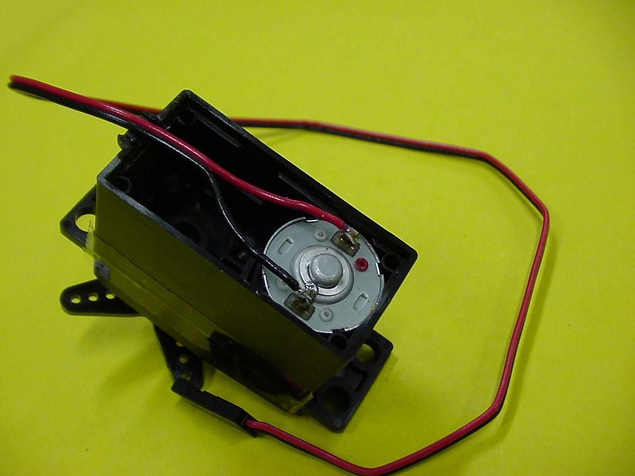 How to Modify a Servo Motor for Continuous Rotation ( One Motor Walker ...