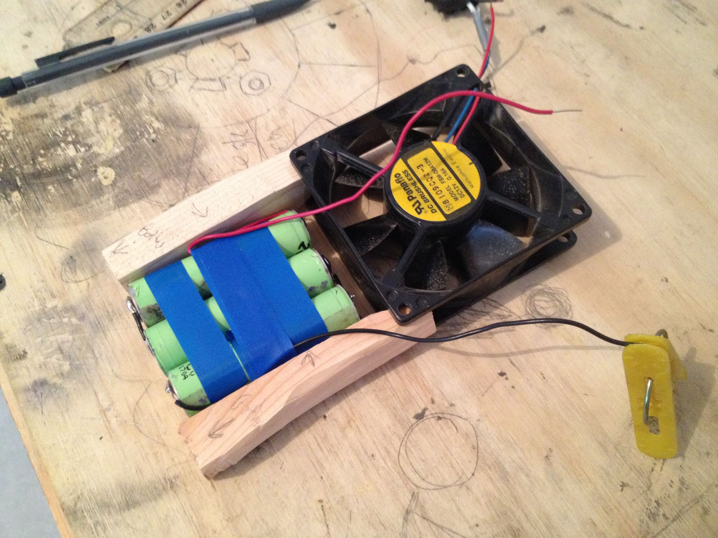 Free Battery Powered Fan With 20 Hour Life : 4 Steps - Instructables