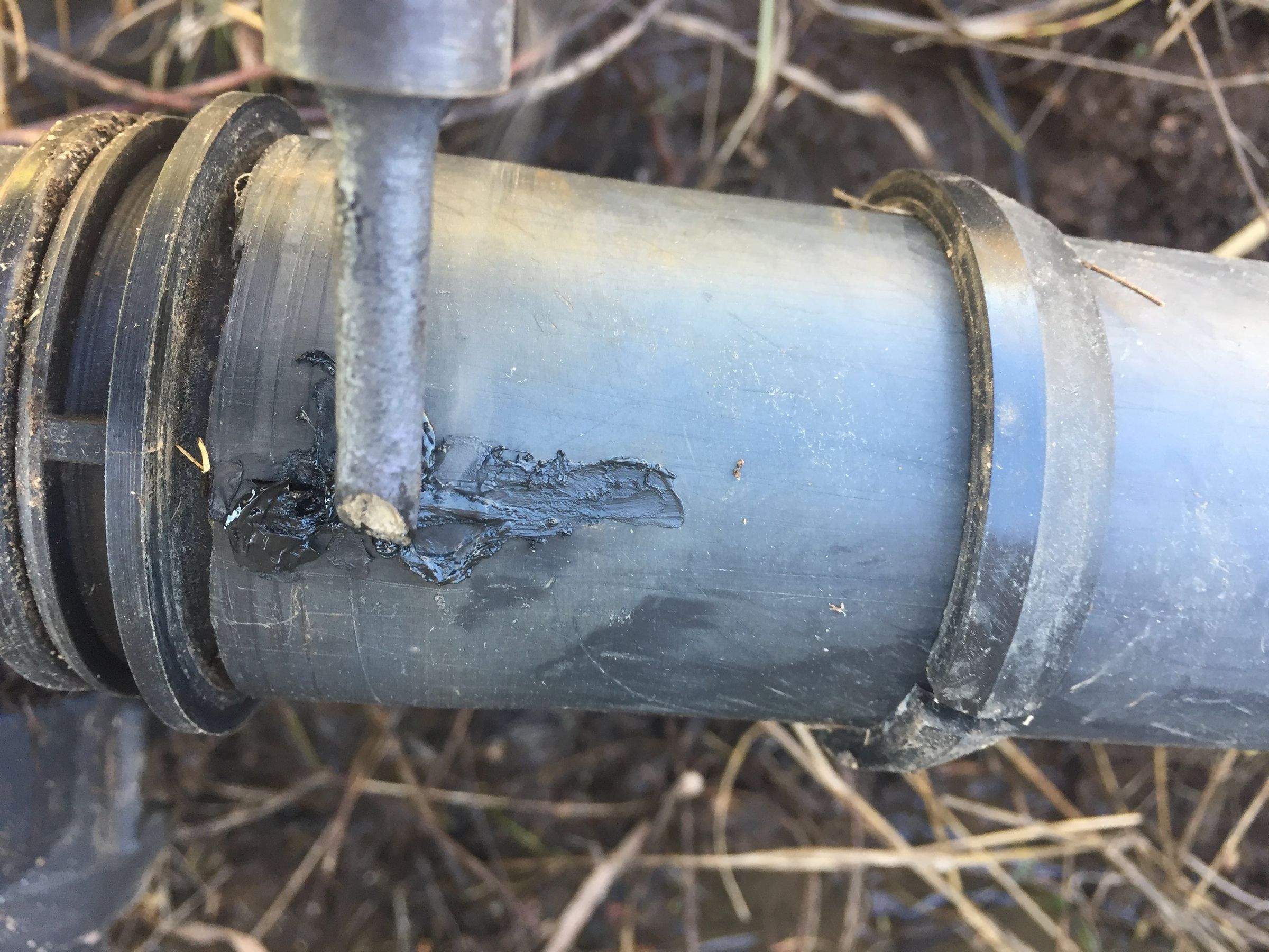 FIX a SPLIT POLY PIPE : 5 Steps (with Pictures) - Instructables