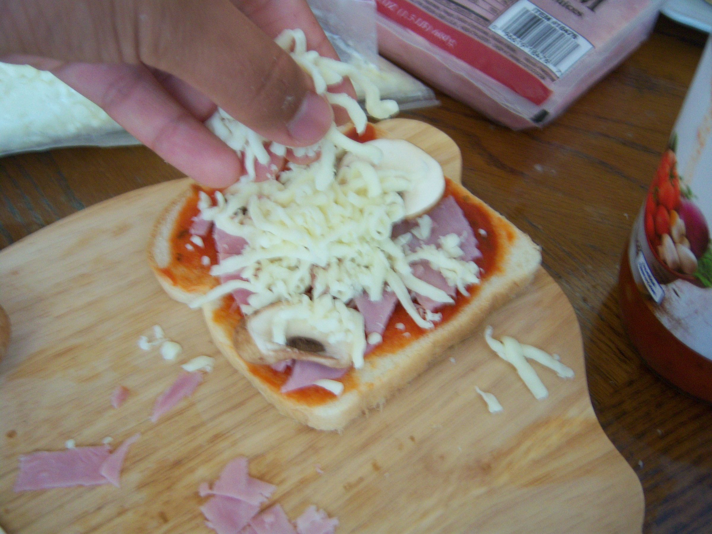 Snack Time - Pizza Toast : 7 Steps - Instructables