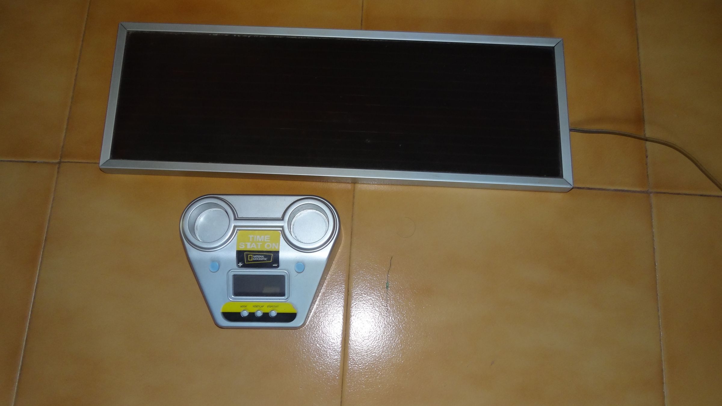 Solar Powered Clock : 4 Steps - Instructables