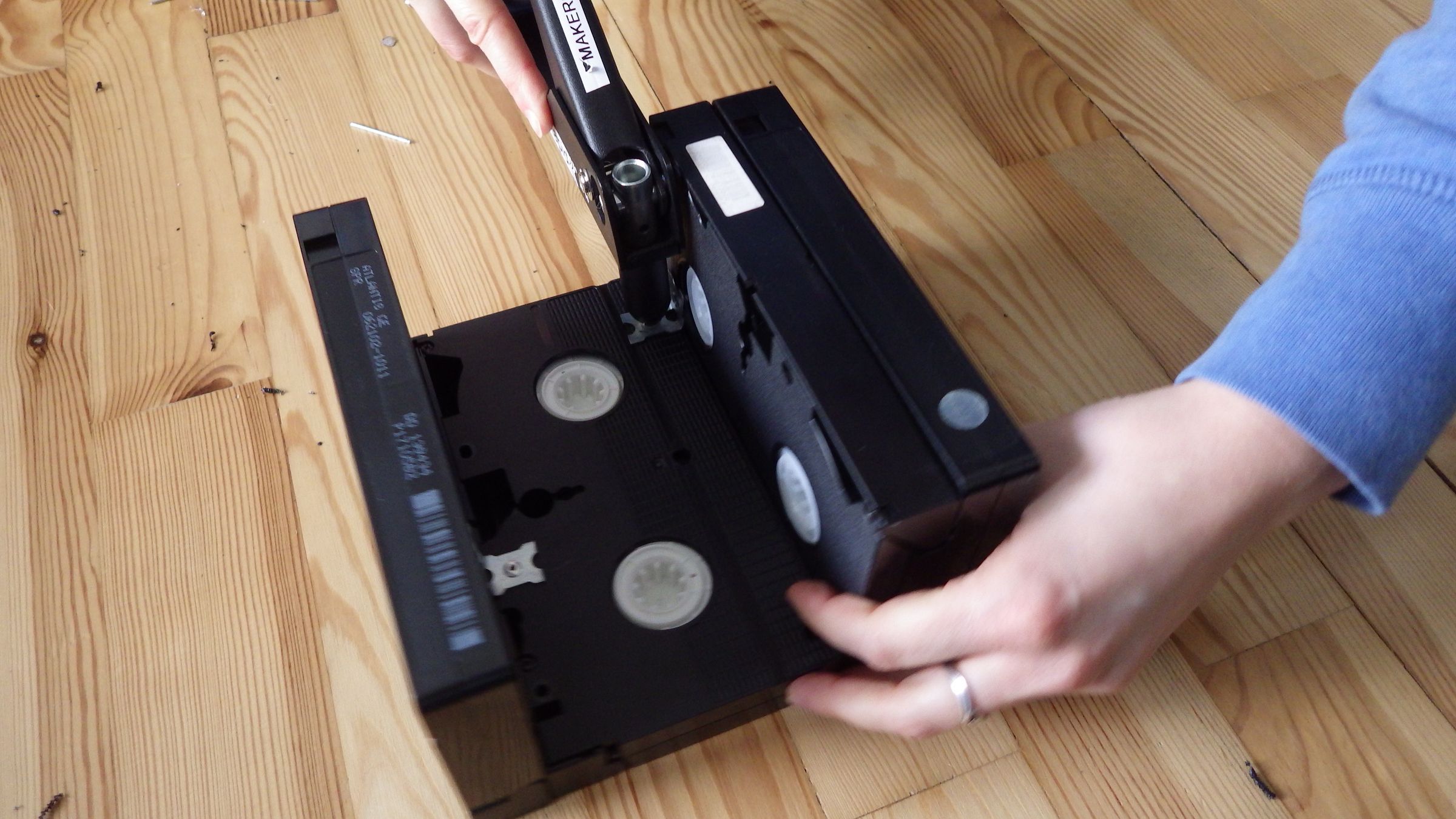 VHS Couch Table Legs : 10 Steps (with Pictures) - Instructables