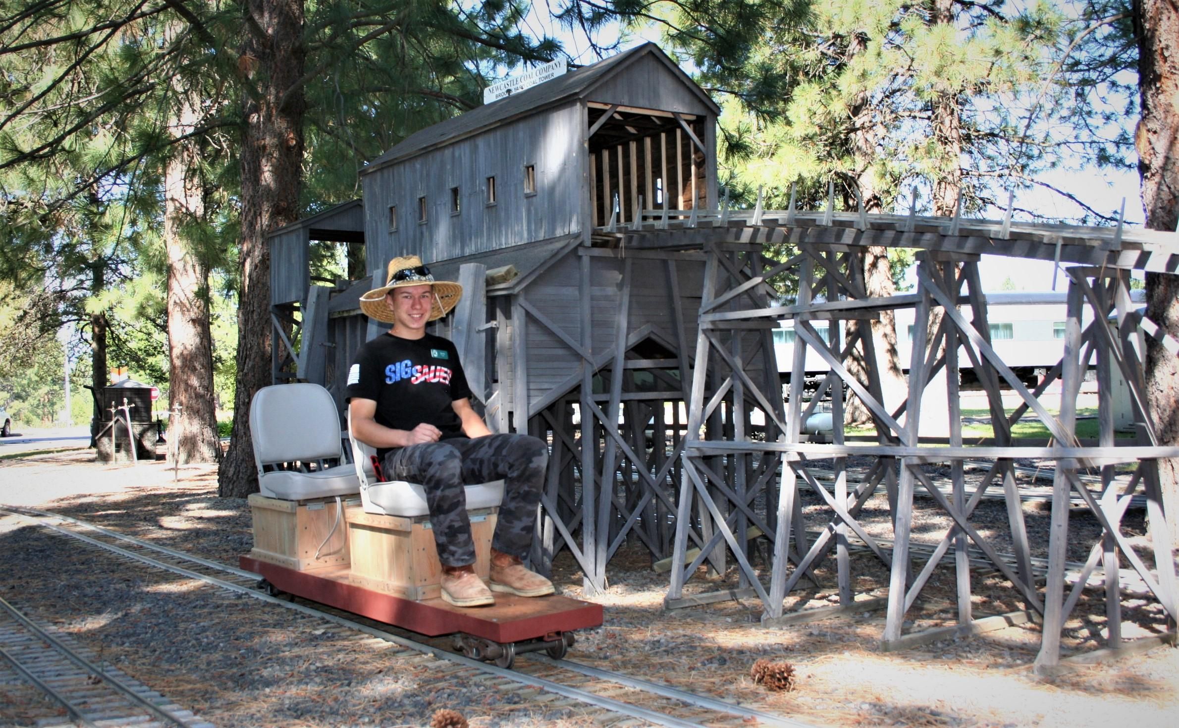 7 1/2 Gauge Rideable Flat Train Car : 13 Steps (with Pictures ...