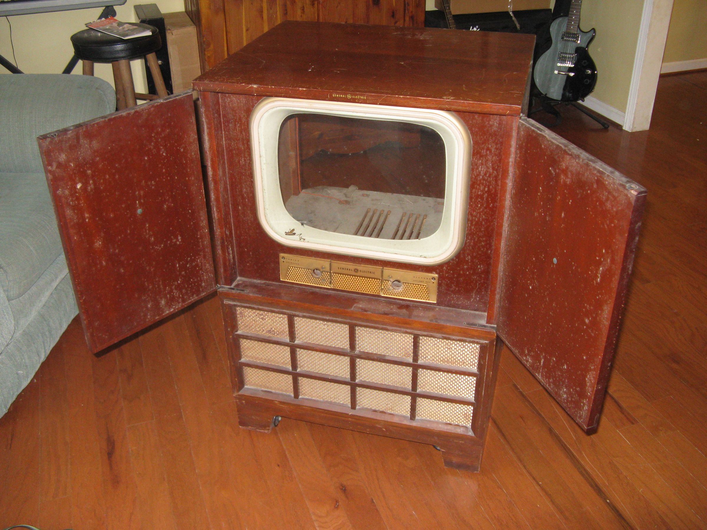 Old Console TV to a Bar : 4 Steps (with Pictures) - Instructables