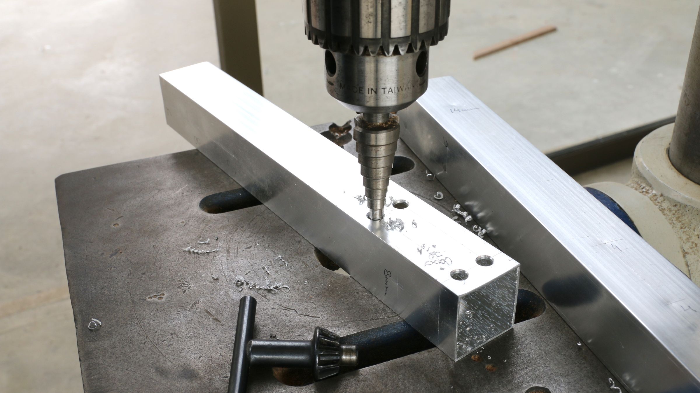 Manual Milling Machine/Surface Planner : 10 Steps (with Pictures ...