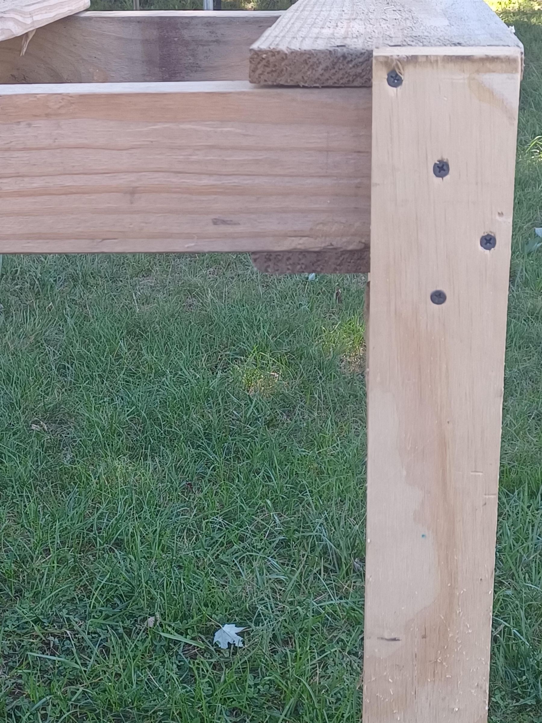 DIY Workbench From Scraps and Pallets : 7 Steps - Instructables